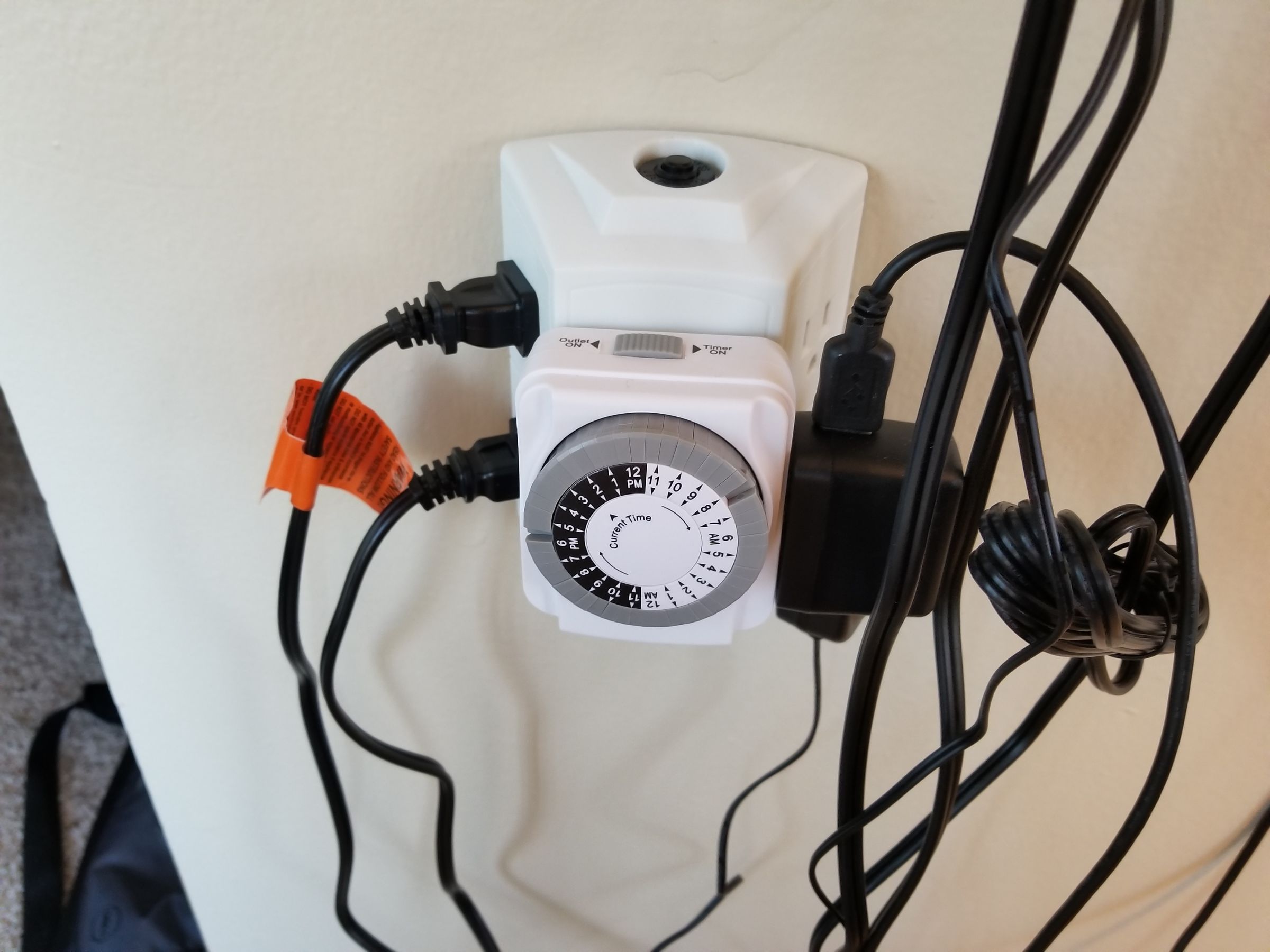 The Ultimate DIY Automatic Fish Feeder: Tier 1 : 6 Steps - Instructables