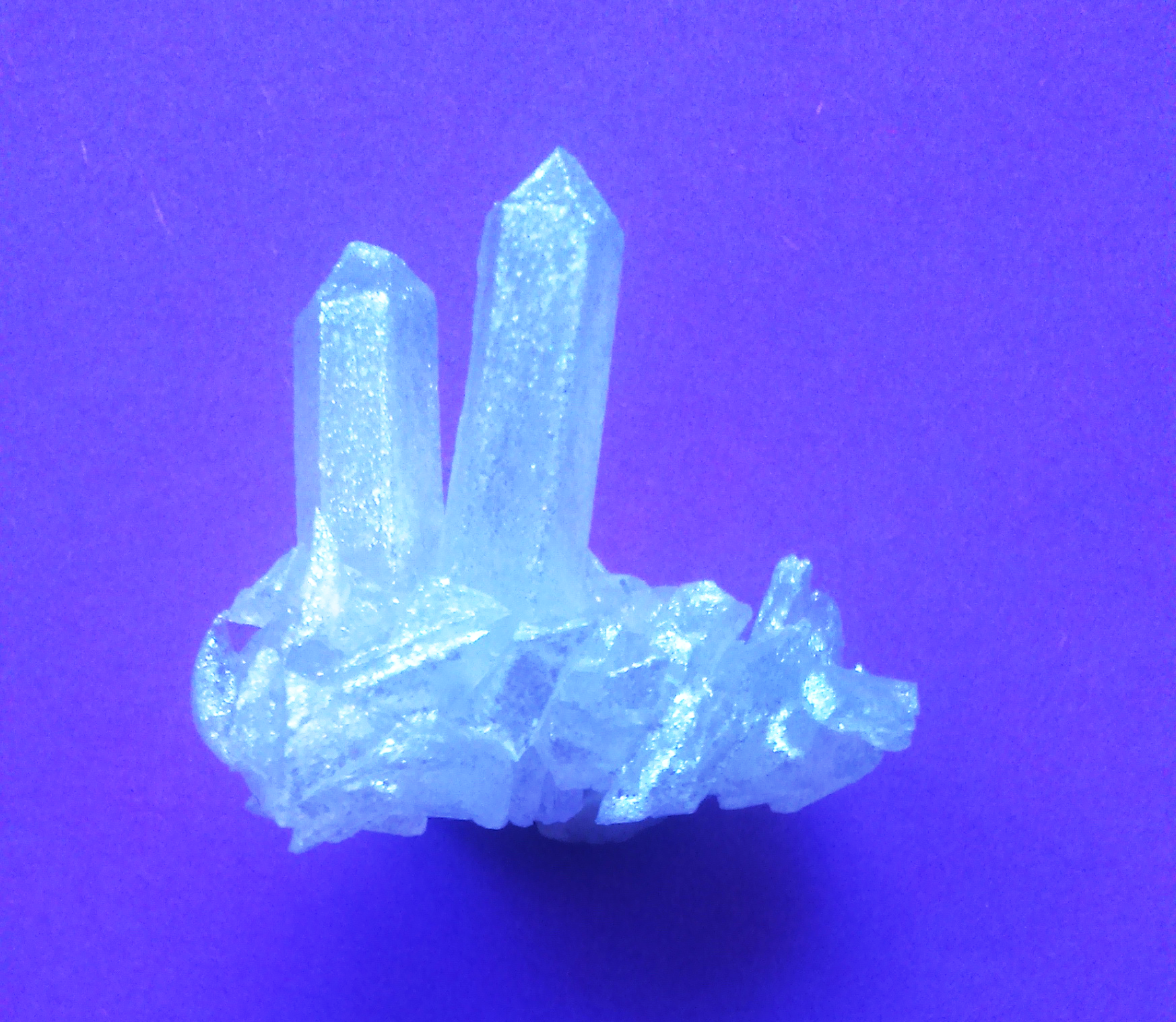 Crystal Clusters / Geodes From Hot Glue Sticks : 8 Steps (with Pictures ...