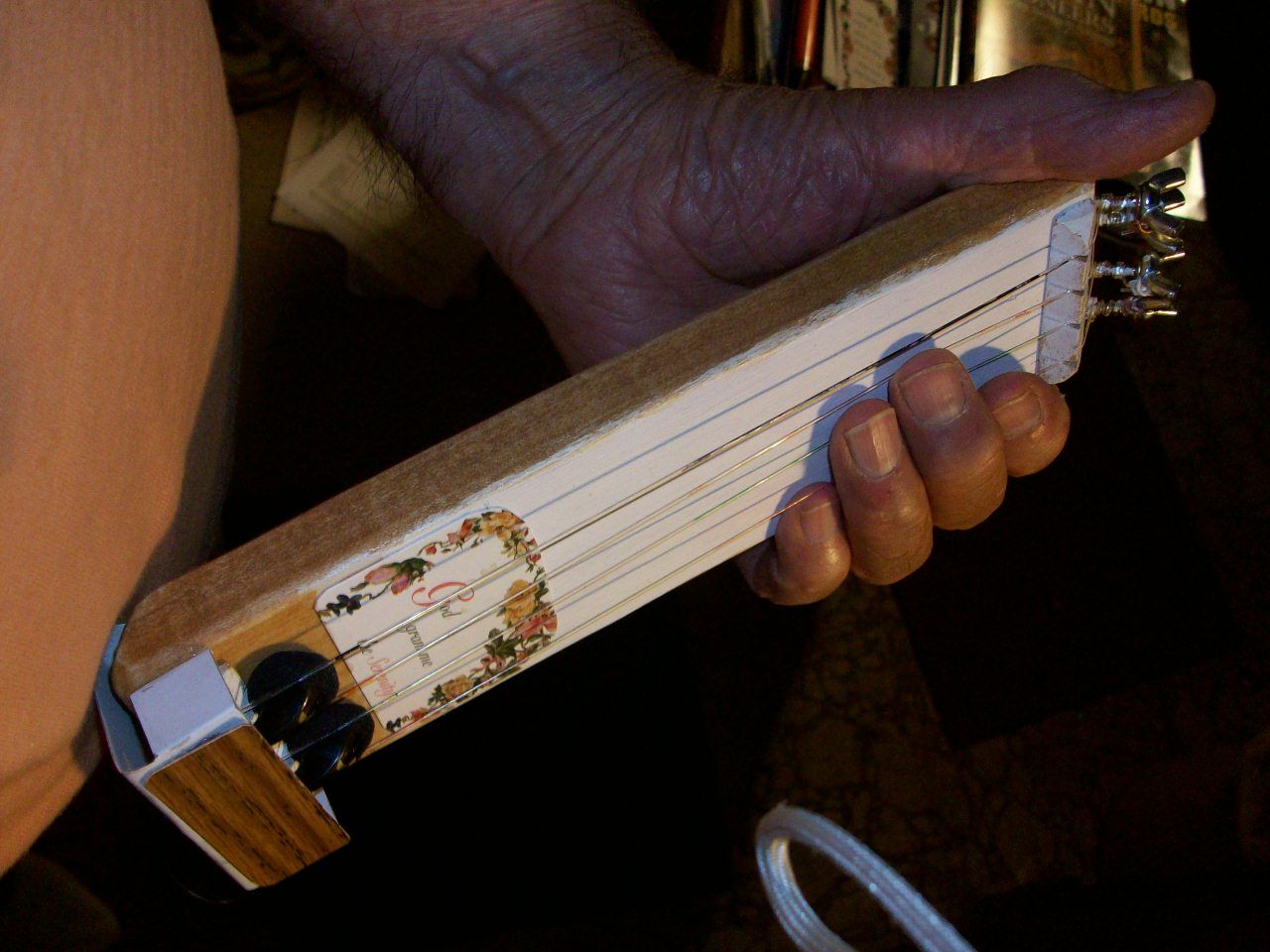 POCKET UKULELE [poket-uku] : 6 Steps (with Pictures) - Instructables