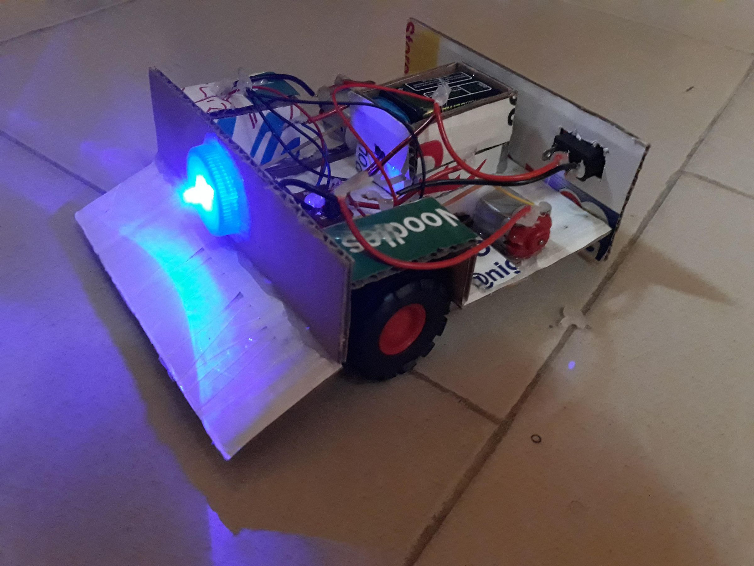 9 Volt Remote Control Pusher Battlebot : 4 Steps - Instructables