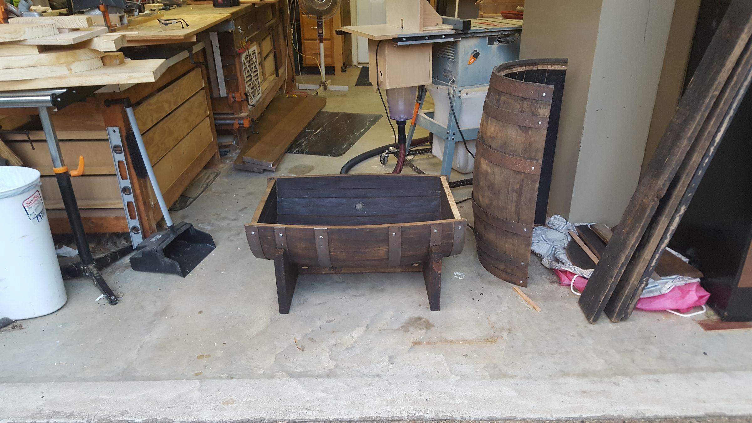 Bourbon Barrel Coffee Table : 12 Steps (with Pictures) - Instructables