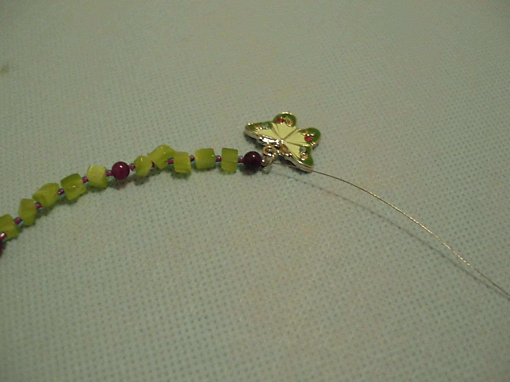 Simple One-strand Necklace : 4 Steps - Instructables