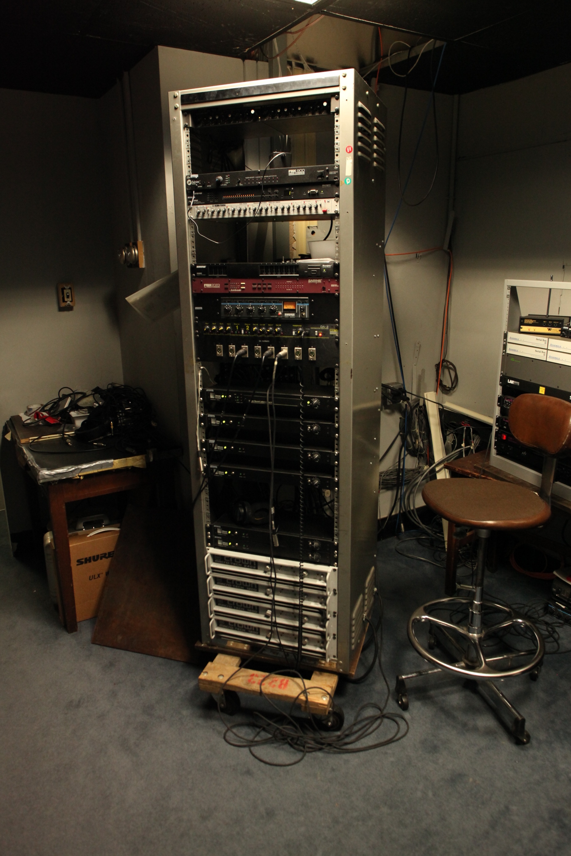 How to Renovate a Soundbooth Cheap : 14 Steps - Instructables