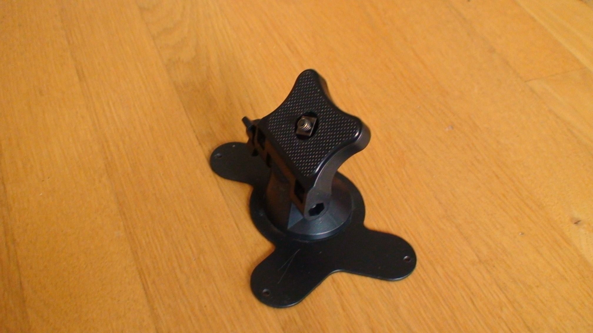 Mini Circuit Board Vise (with Pictures) - Instructables