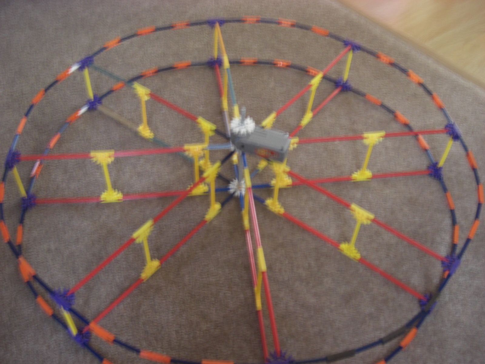 How to Make a K'nex Ferris Wheel : 11 Steps - Instructables