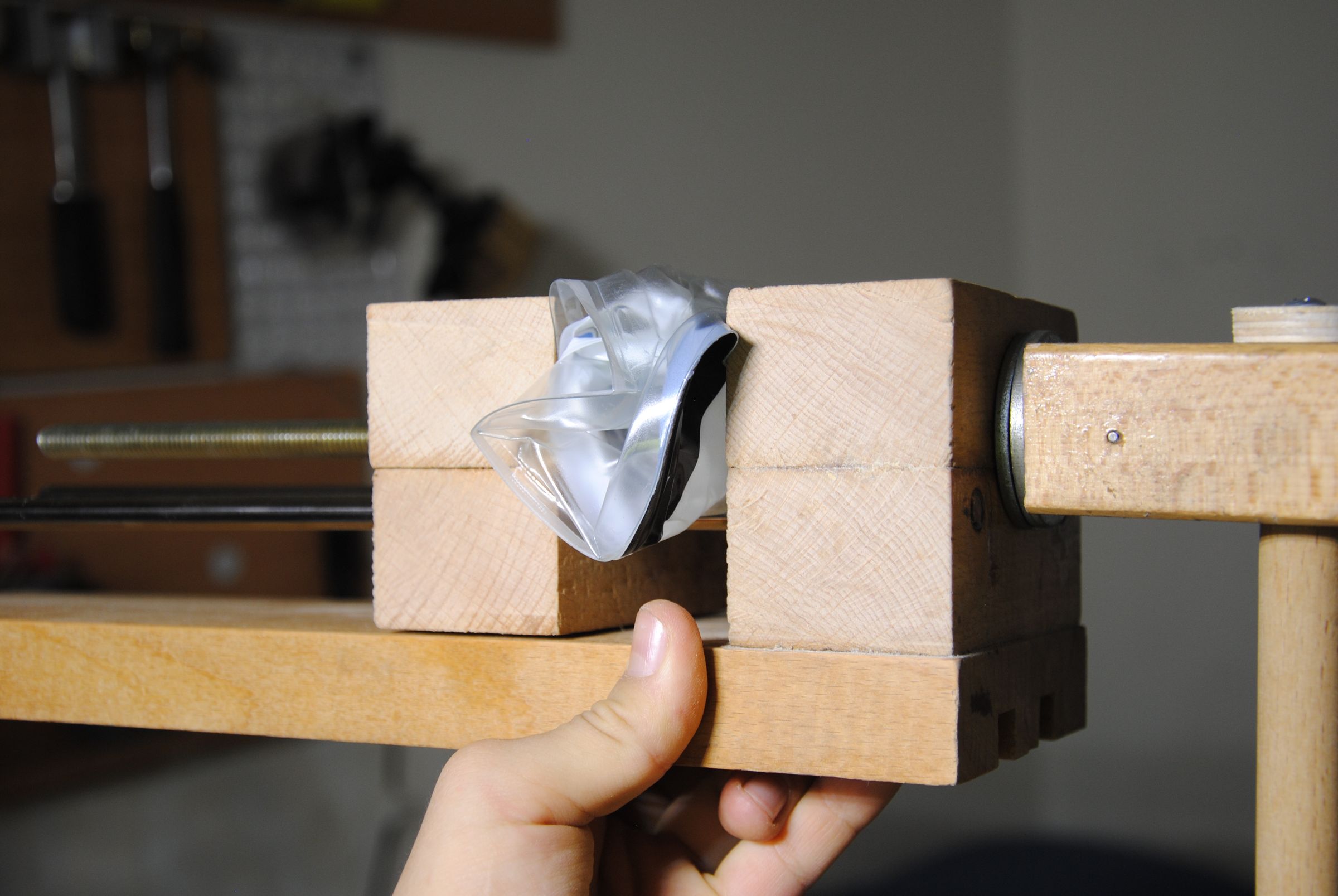 How to Make a Wooden 6" Bench-Vise : 13 Steps (with Pictures ...