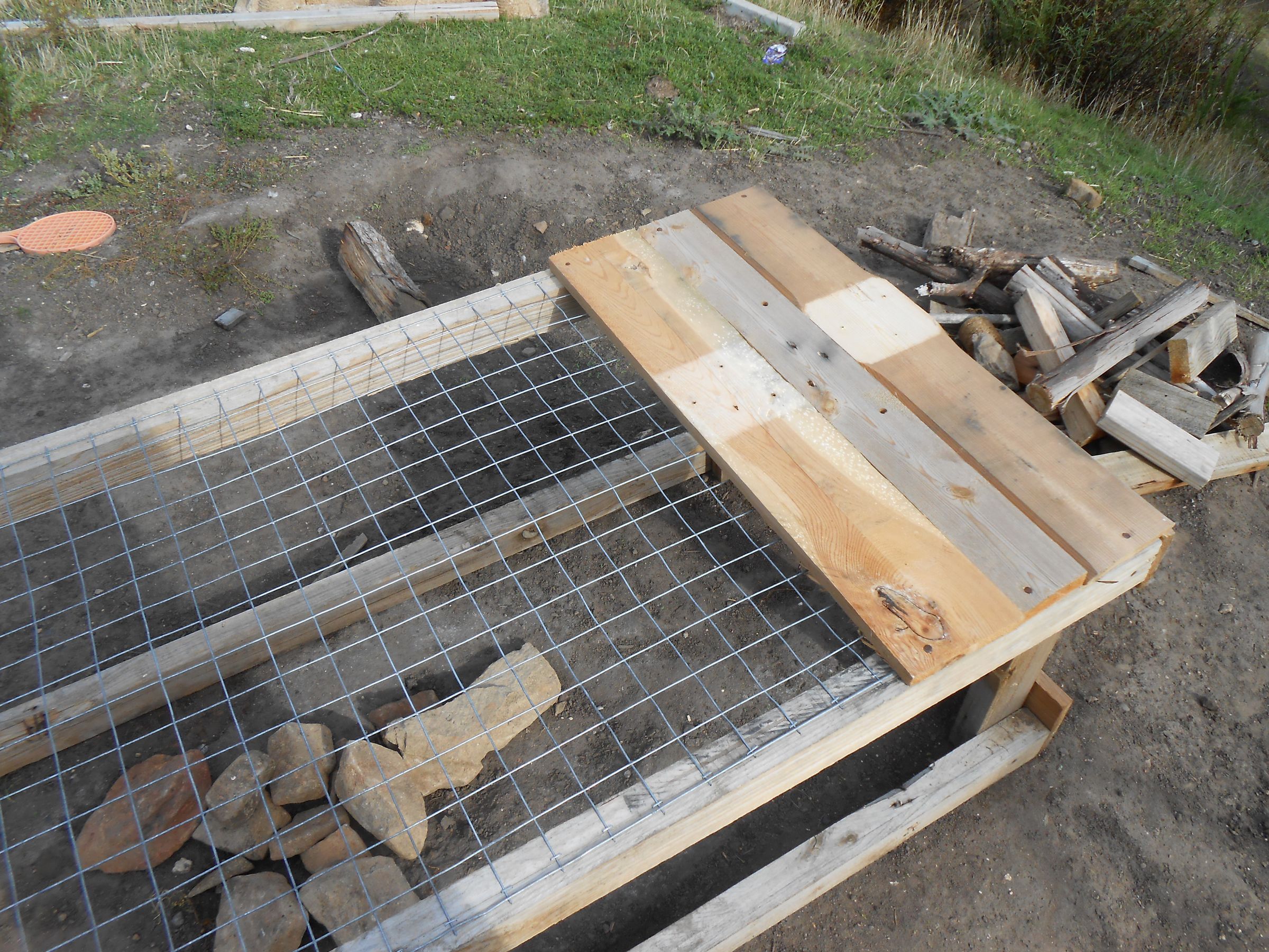Building a Small Rabbit Hutch : 12 Steps (with Pictures) - Instructables
