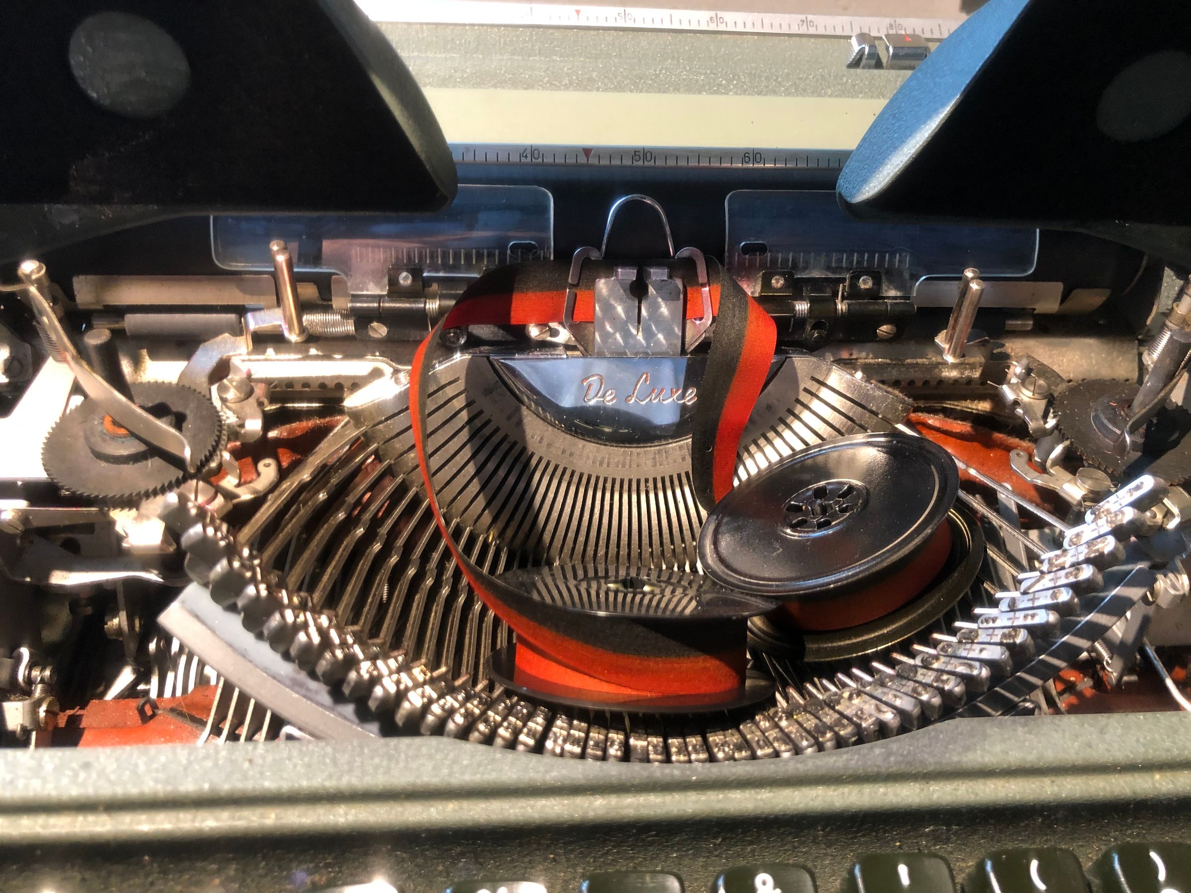 How to Change a Typewriter Ribbon : 8 Steps (with Pictures) - Instructables