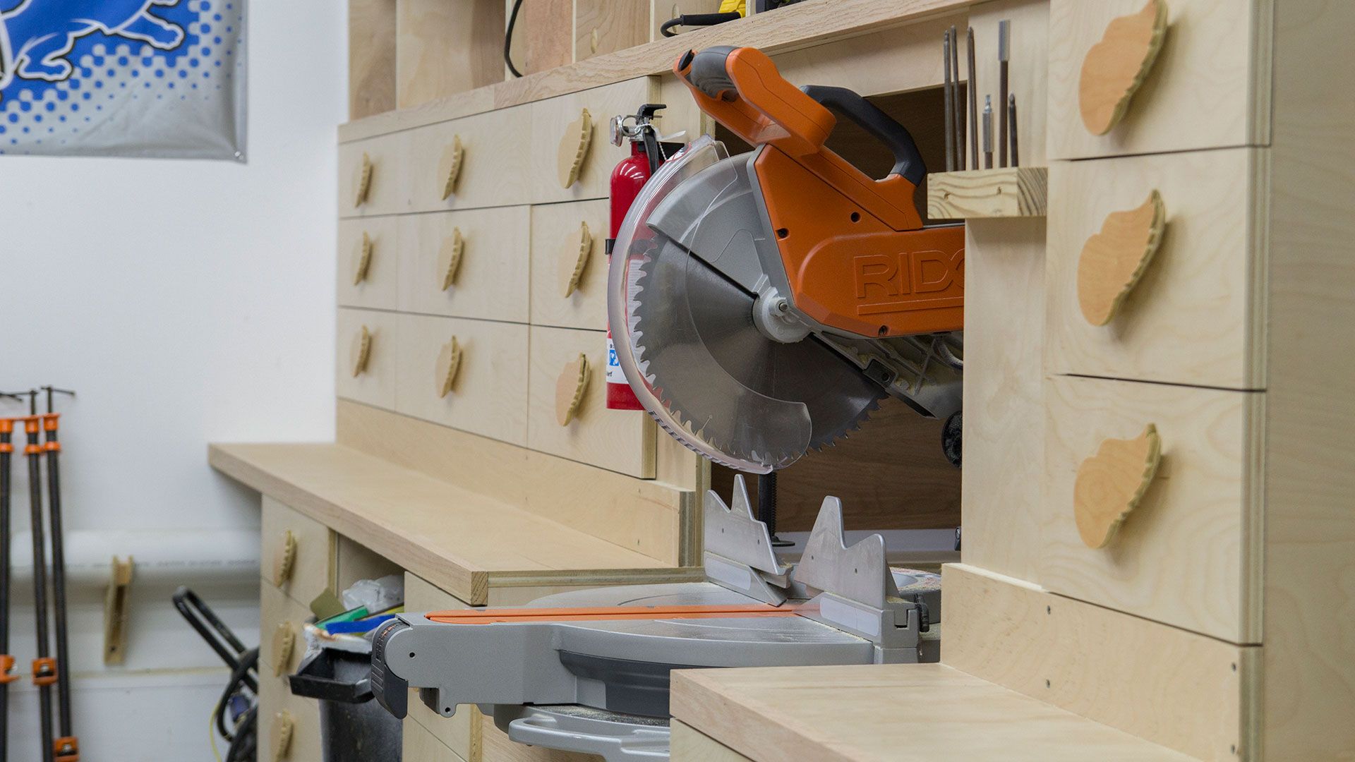 The Ultimate Miter Saw Station : 26 Steps (with Pictures) - Instructables