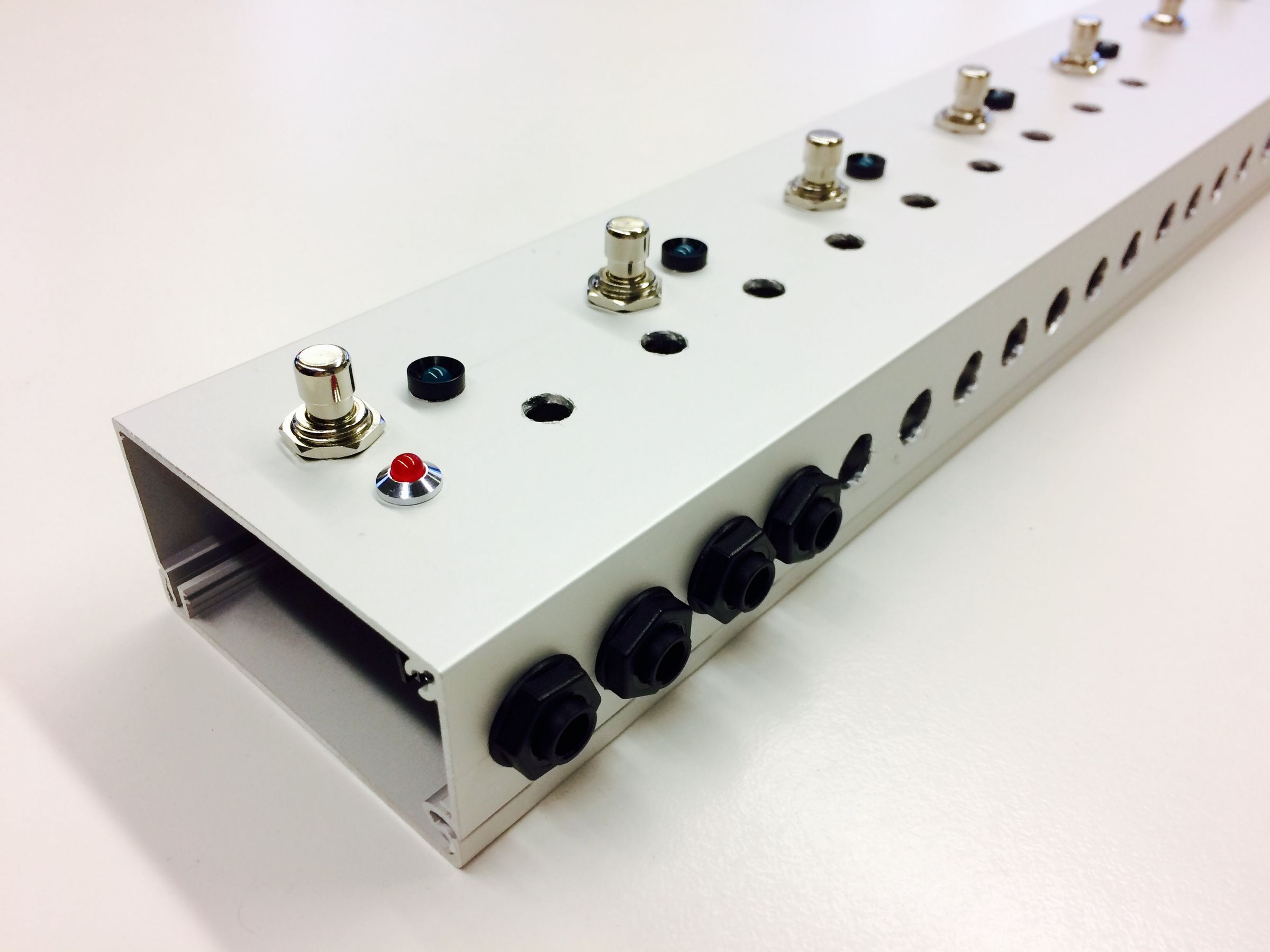 Guitar Effect Routing System (Programmable Effect Looper) : 4 Steps ...