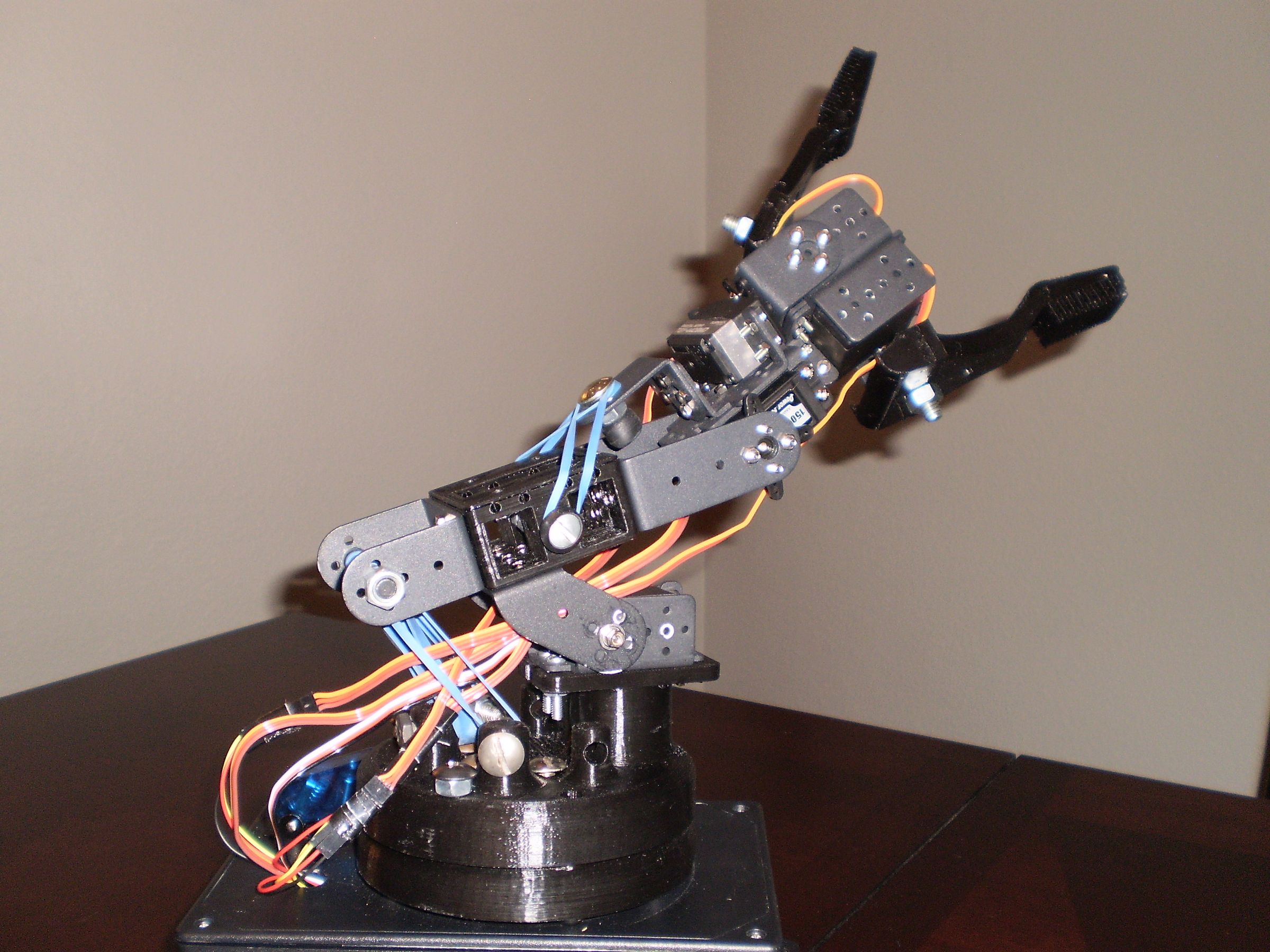 Xbox 360 ROBOTIC ARM [ ARDUINO ] : AXIOM ARM : 4 Steps - Instructables