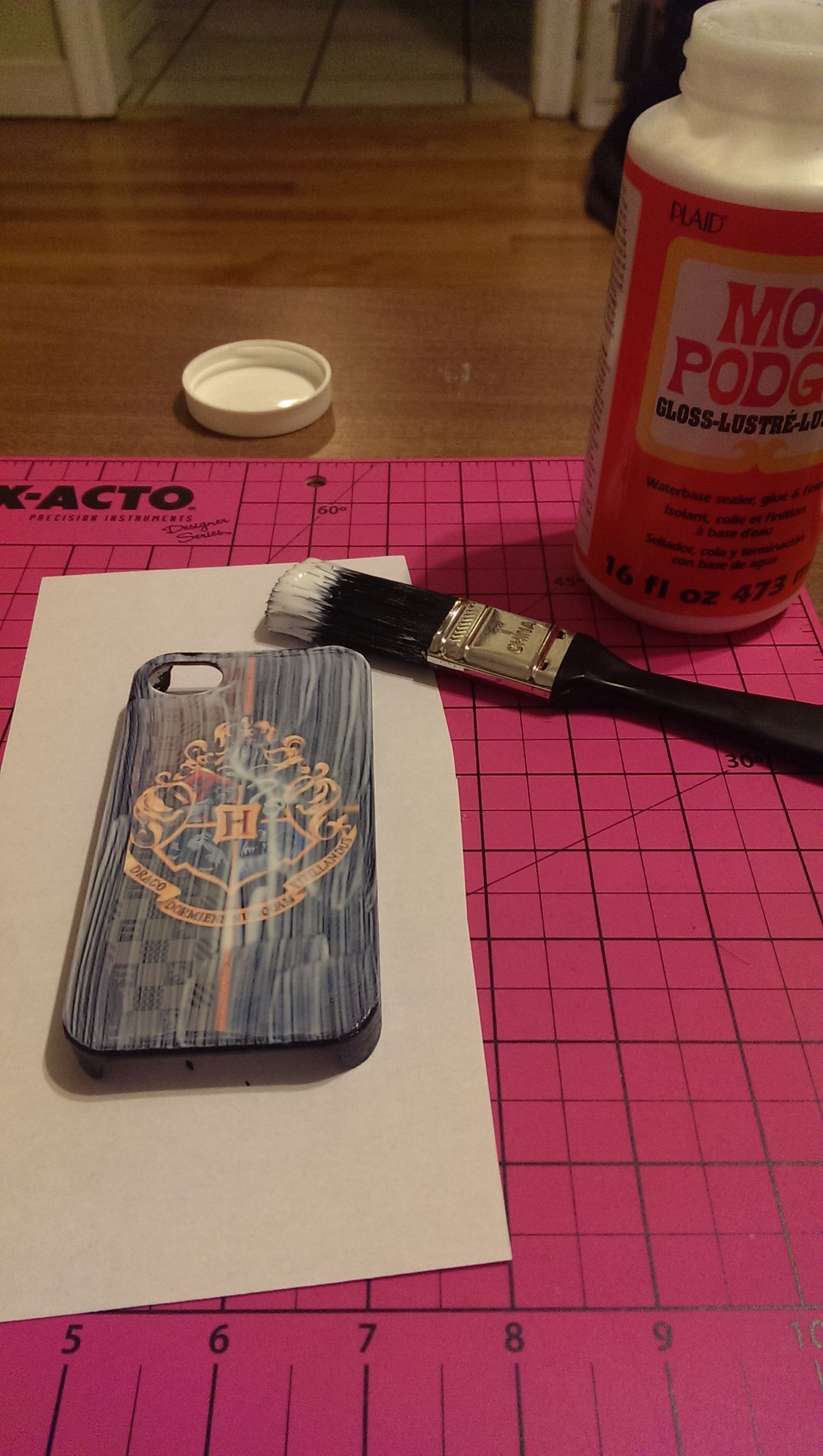 DIY Mod Podge Phone Case : 4 Steps - Instructables