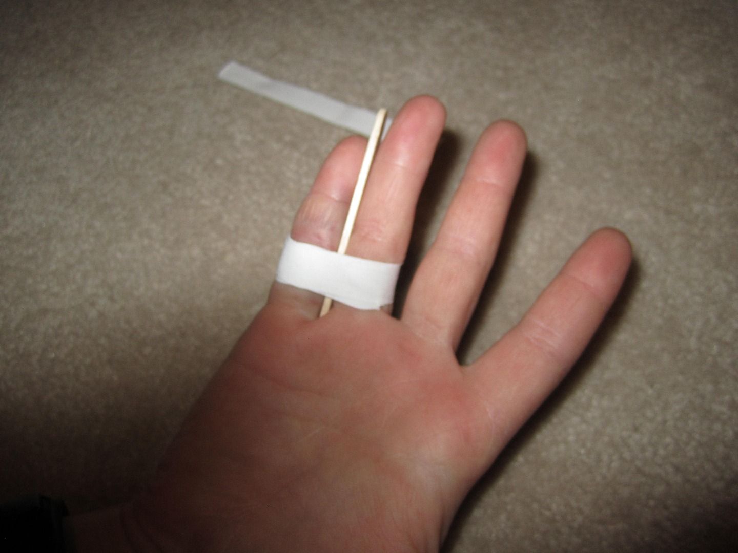 Easy Finger Brace : 4 Steps - Instructables