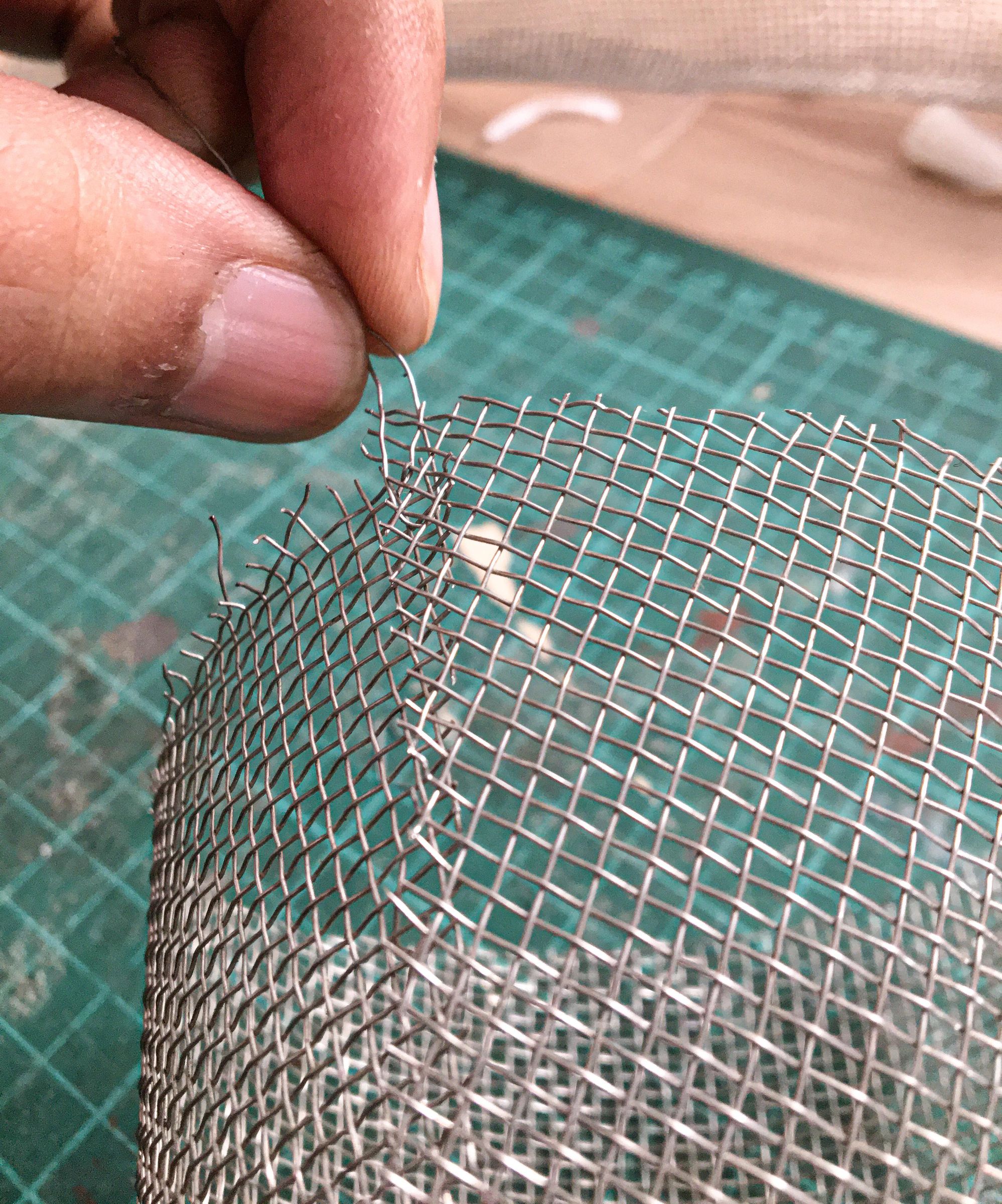 Simple Wire Mesh Lamp : 4 Steps - Instructables