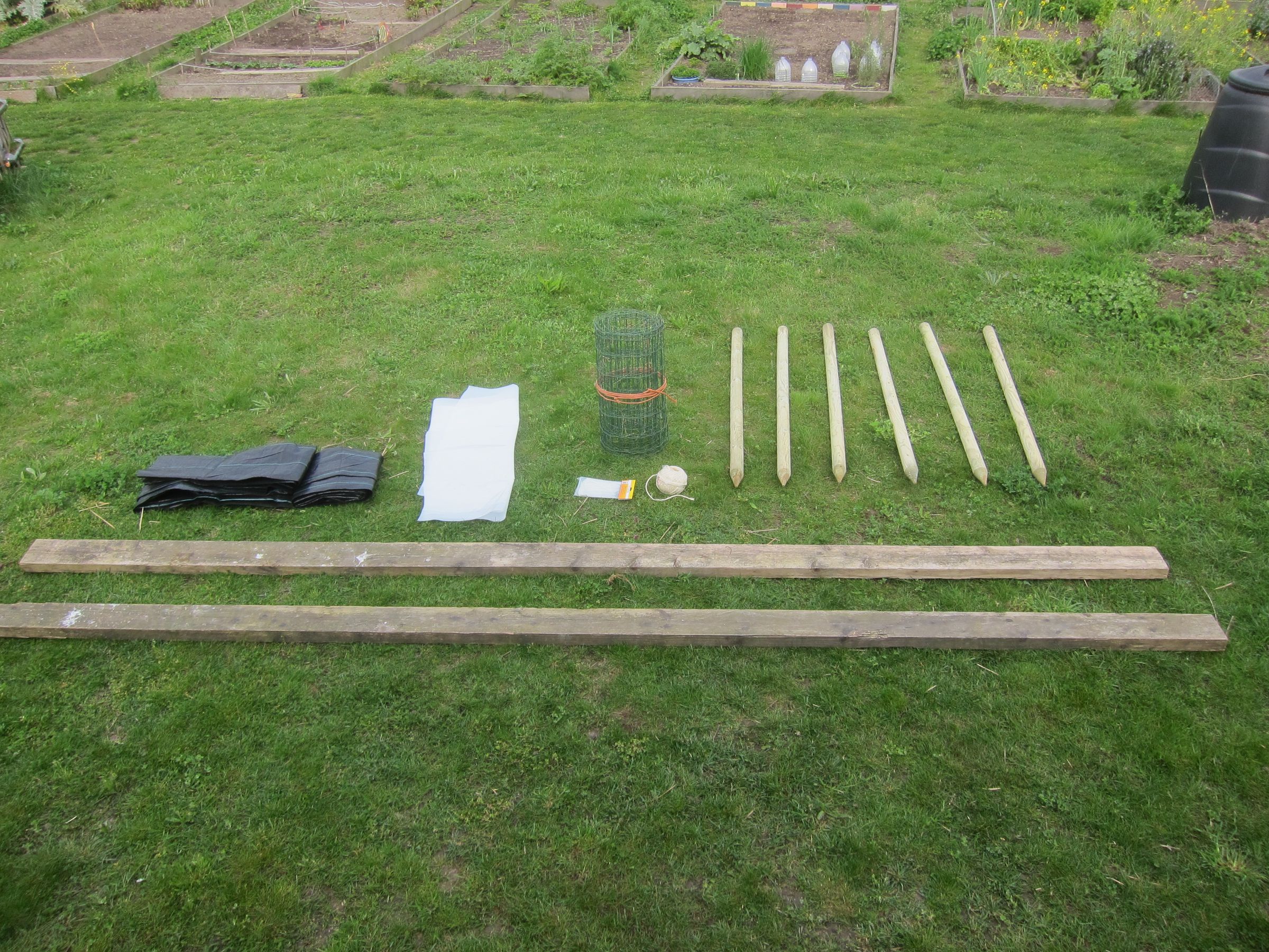 LARGE, EASY TO BUILD WORM COMPOSTER : 7 Steps (with Pictures ...