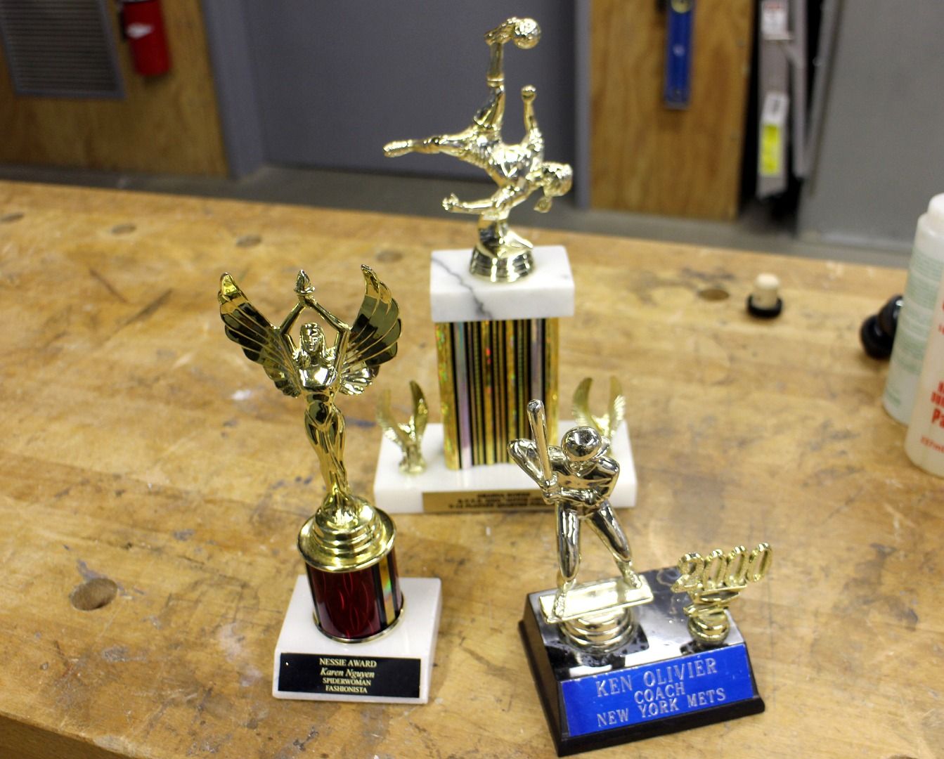 Trophy Bottle Topper : 4 Steps (with Pictures) - Instructables
