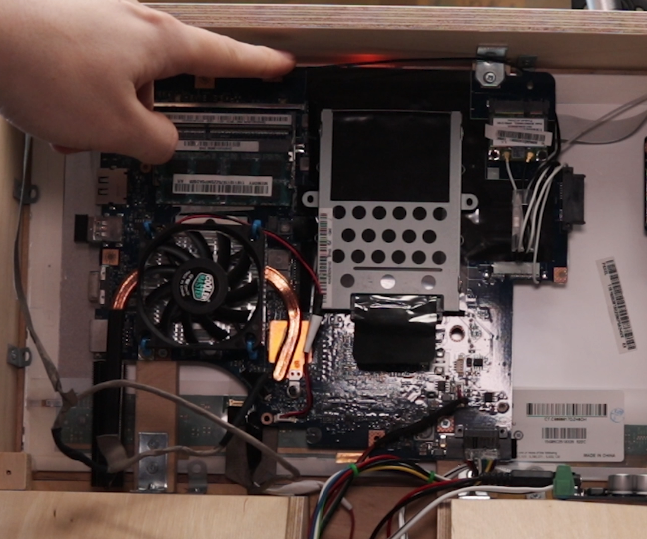 Vintage Look Media PC From an Old Laptop : 30 Steps (with Pictures ...