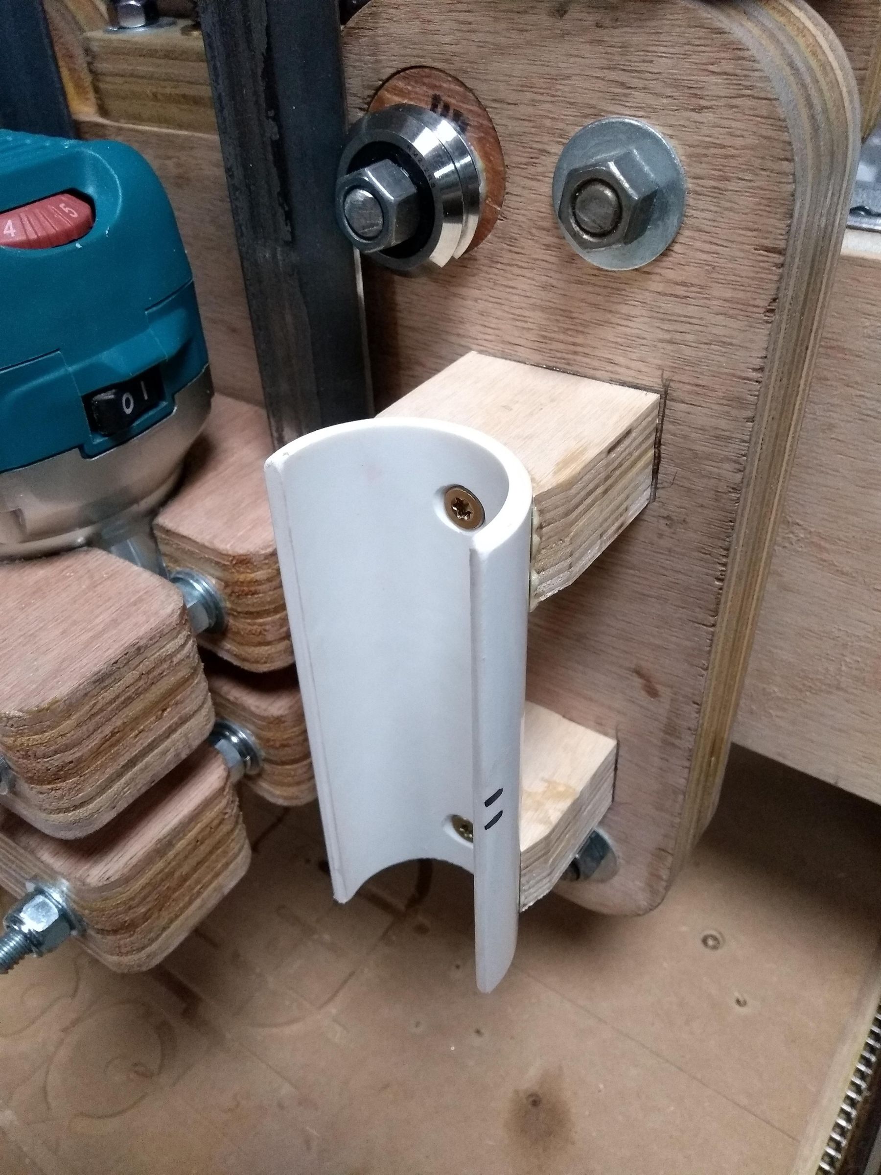 Low Cost DIY CNC Router - Part Deux : 3 Steps (with Pictures ...