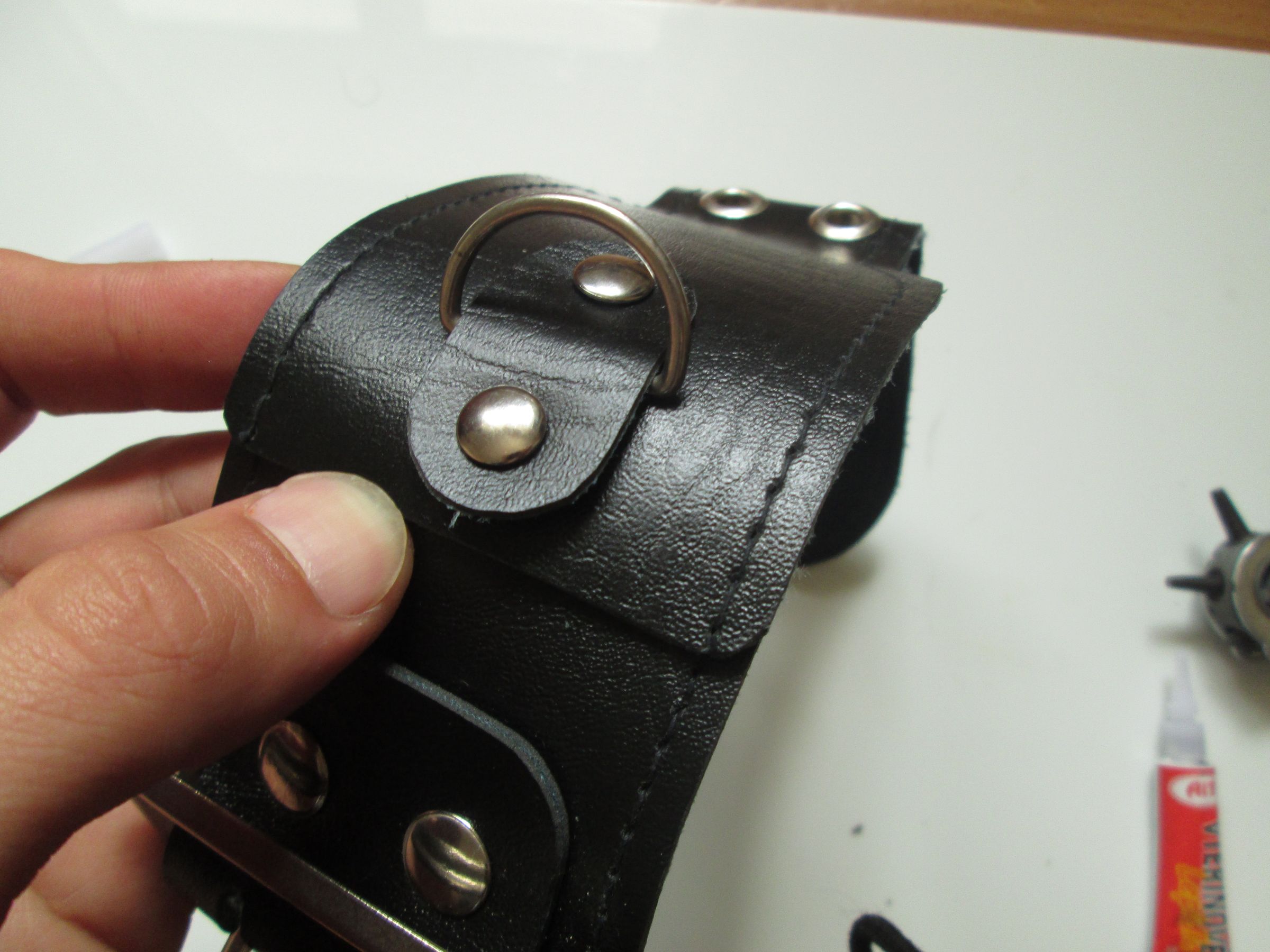 Make Handcuffs From a Suitcase : 5 Steps (with Pictures) - Instructables