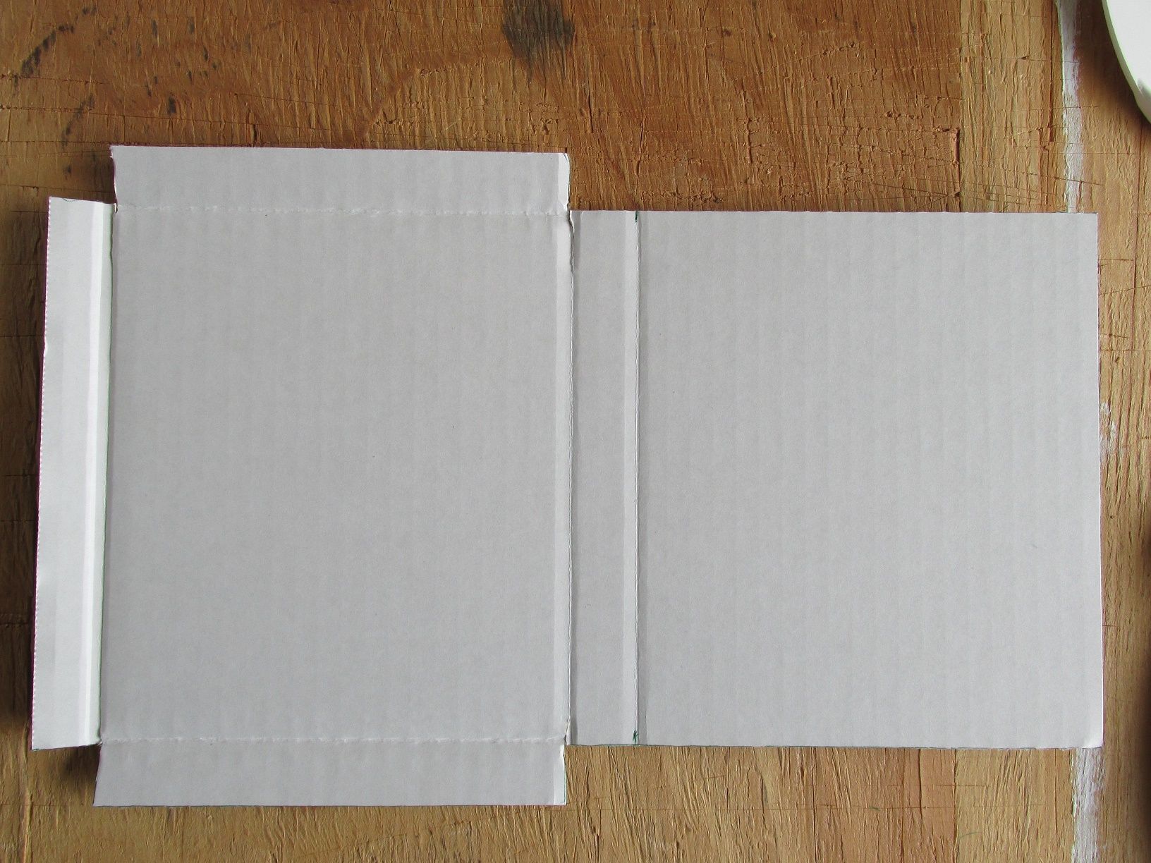 A Compact Disc (CD) Mailer Box : 9 Steps (with Pictures) - Instructables