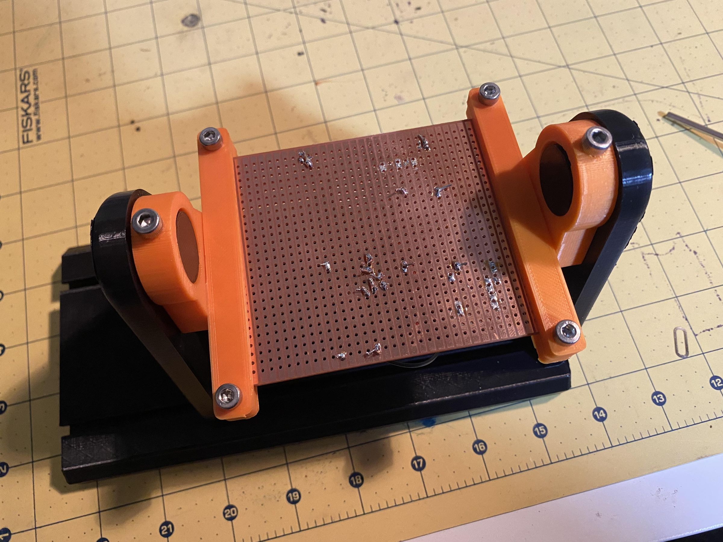 Multi Position PCB Clamp : 4 Steps - Instructables