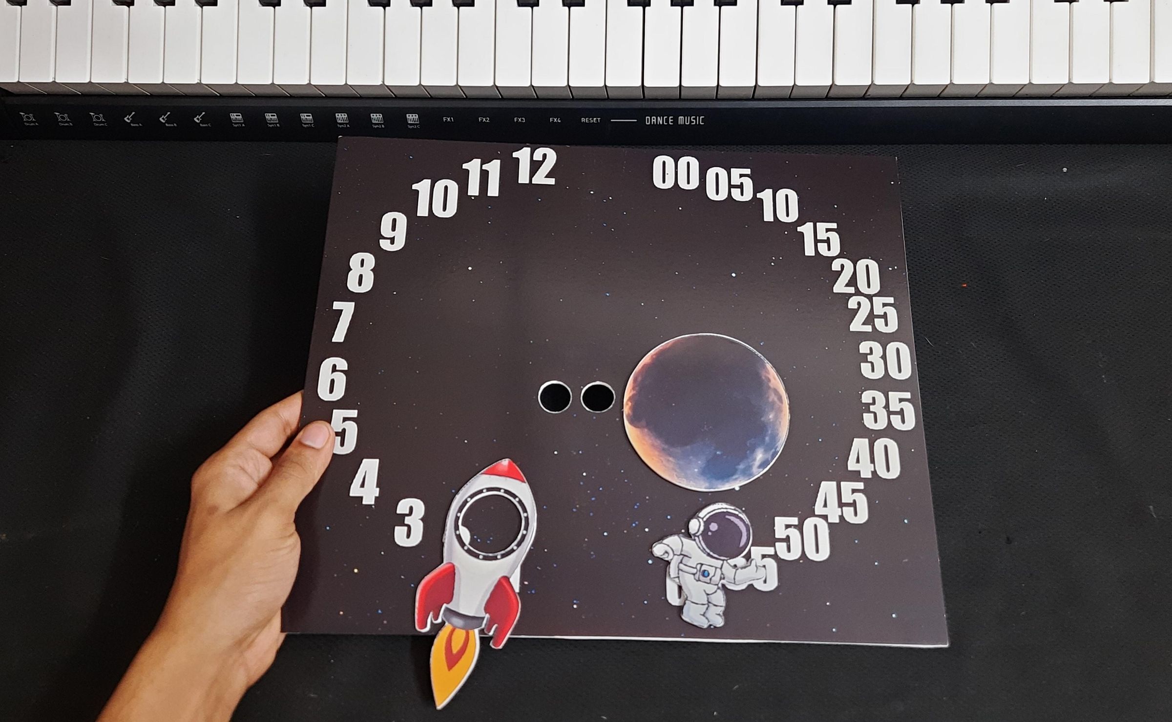 DIY Space Clock / Arduino Servo Clock. : 7 Steps (with Pictures ...