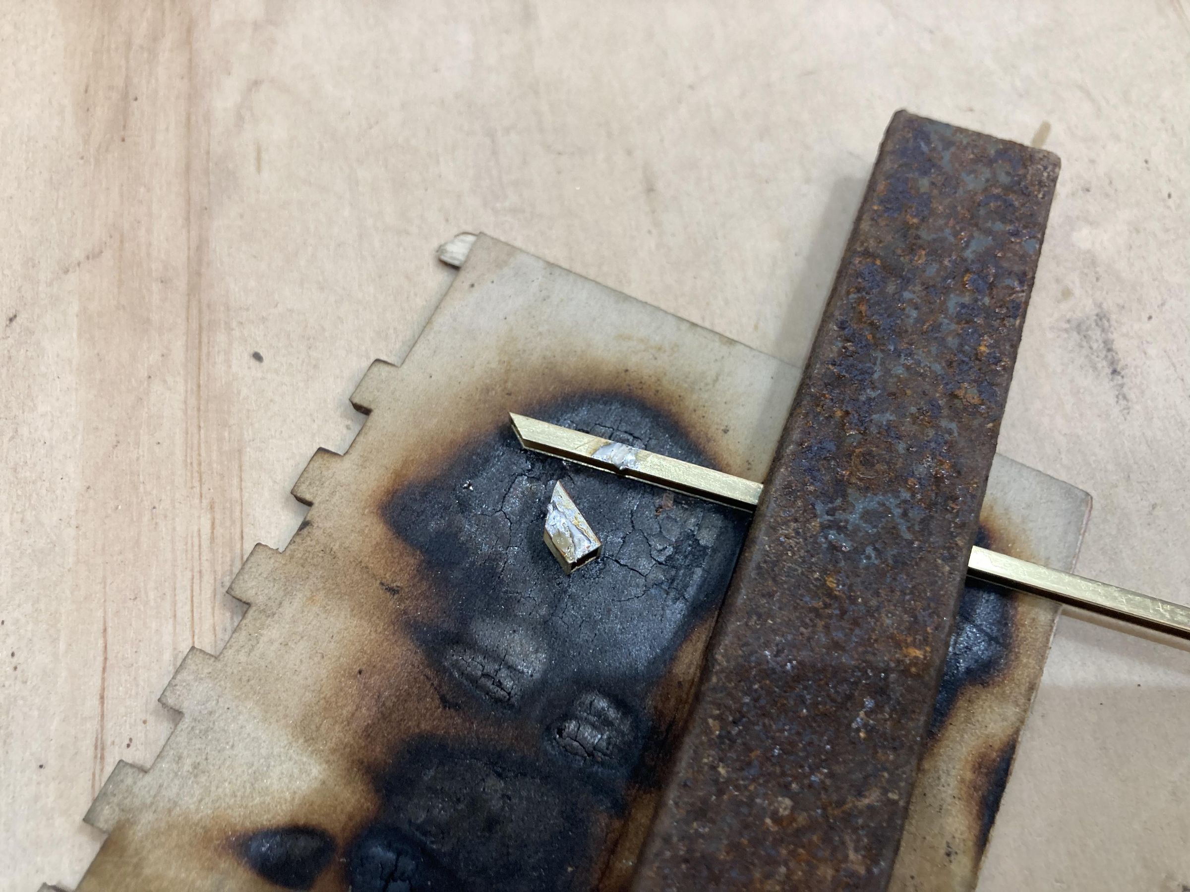 Light-Tracking BEAM Robot Head : 57 Steps (with Pictures) - Instructables