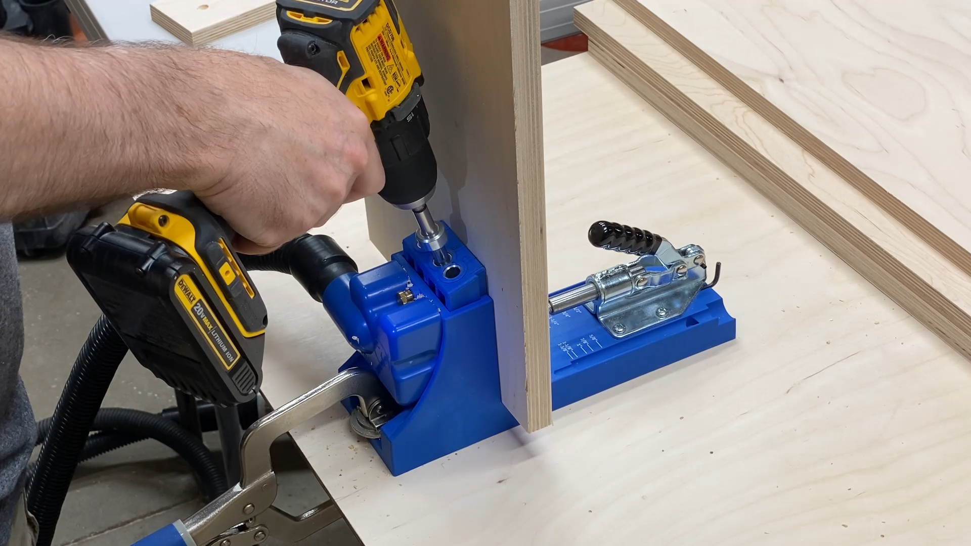 Adjustable Width Tool Charging Station : 12 Steps (with Pictures ...