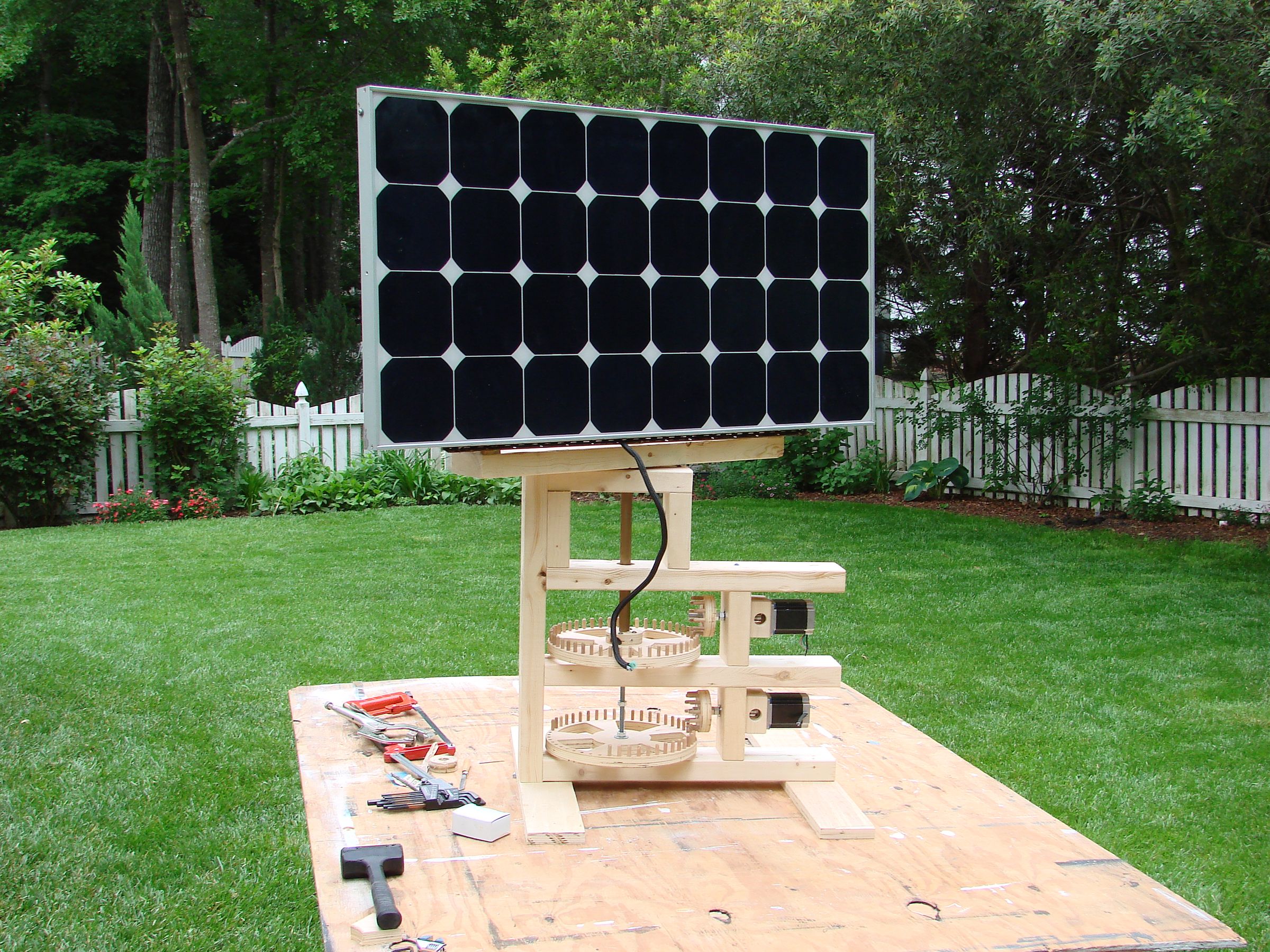 Internet Enabled Solar Tracker : 15 Steps (with Pictures) - Instructables