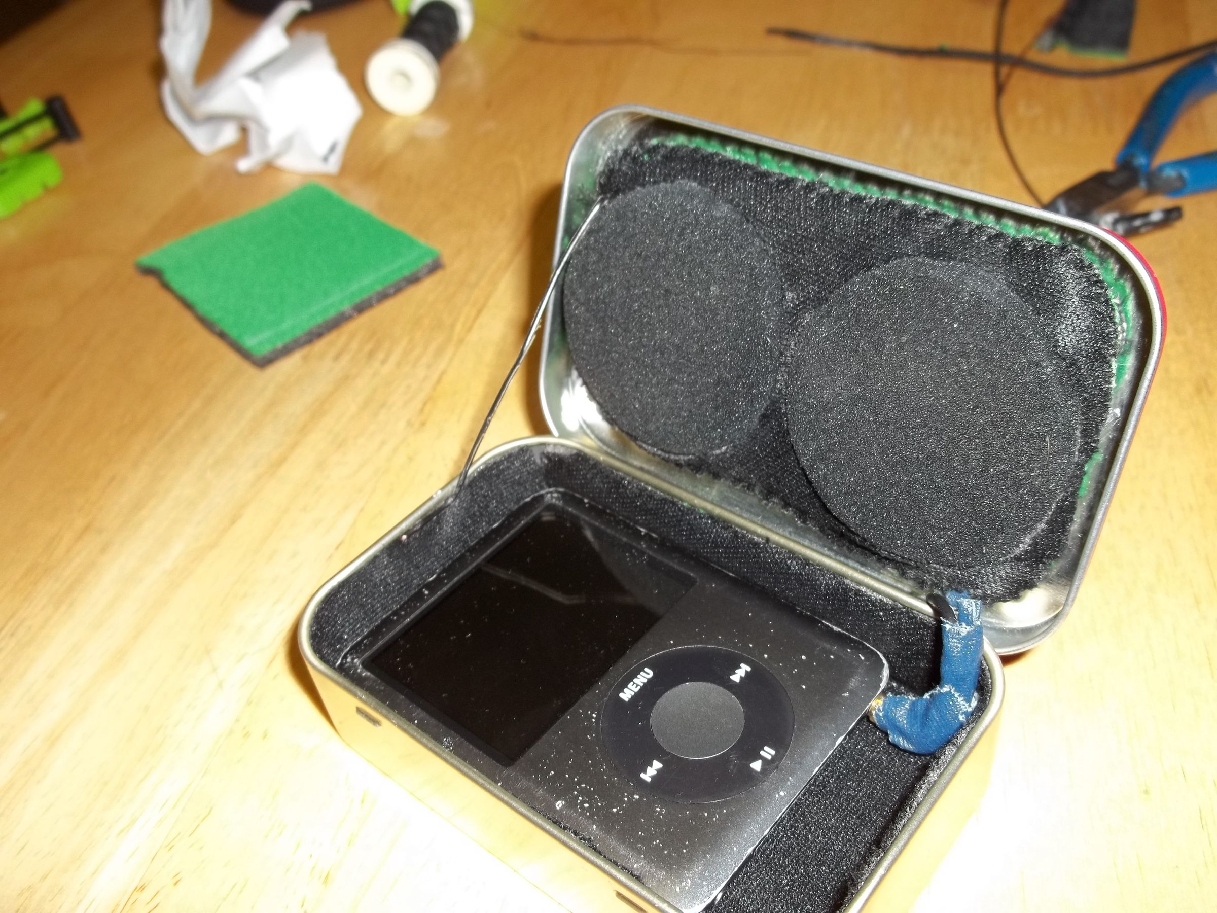 Altoid Ipod Speaker Case : 7 Steps - Instructables