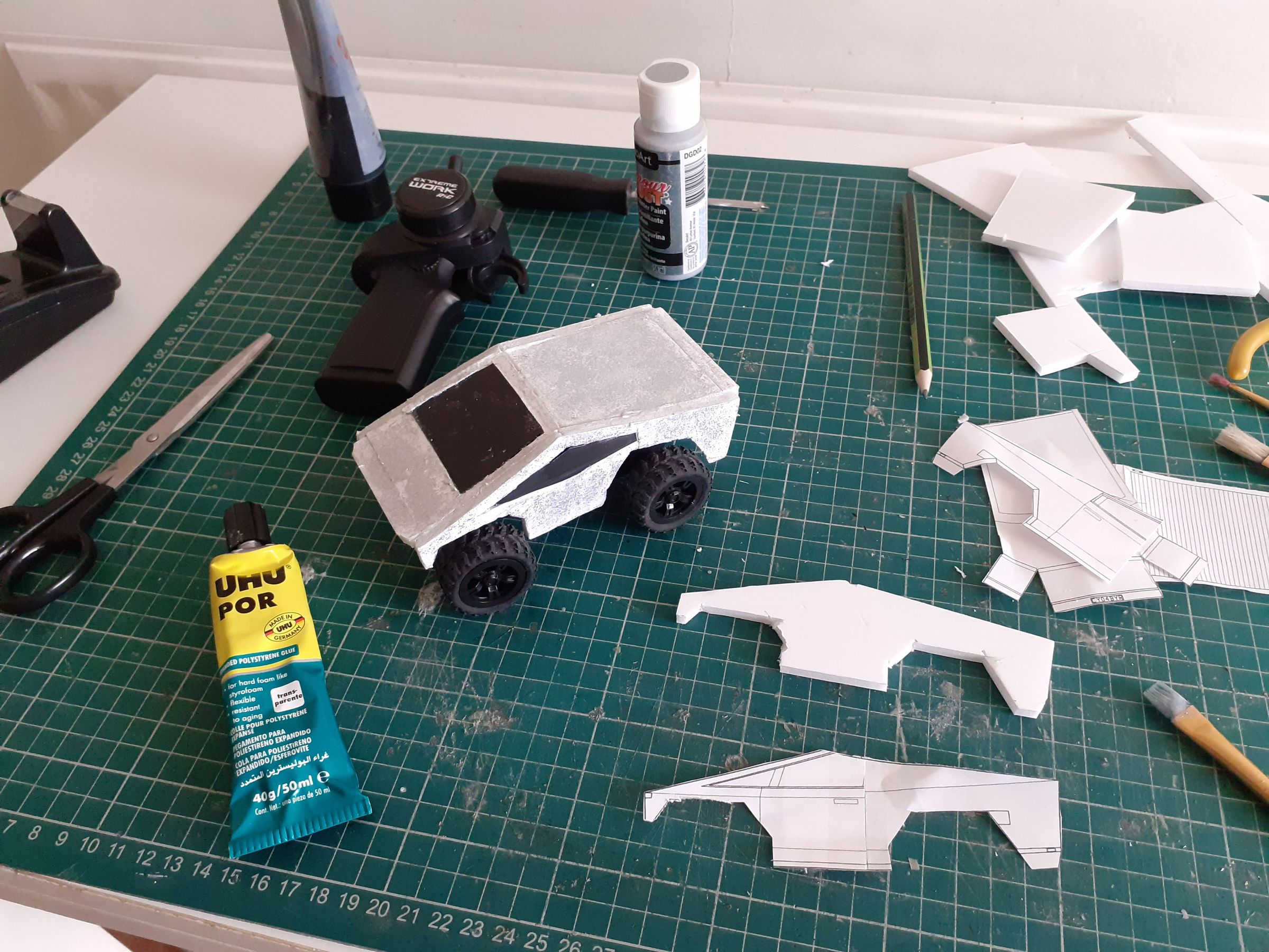 DIY Remote Controlled Te$la Cybertruck : 5 Steps (with Pictures ...