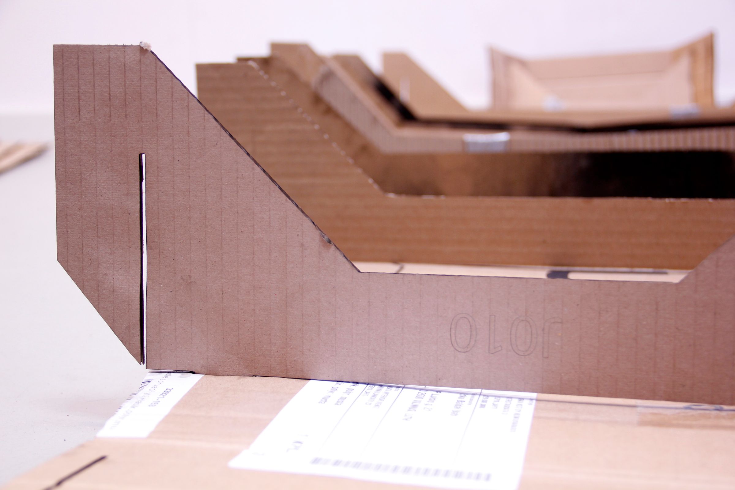 Cardboard Coffins (DIYing Free) : 16 Steps (with Pictures) - Instructables