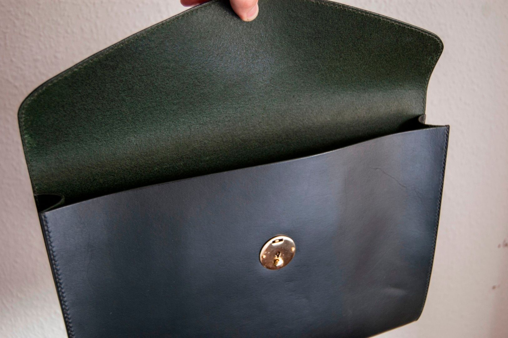 Leather Portfolio : 6 Steps (with Pictures) - Instructables