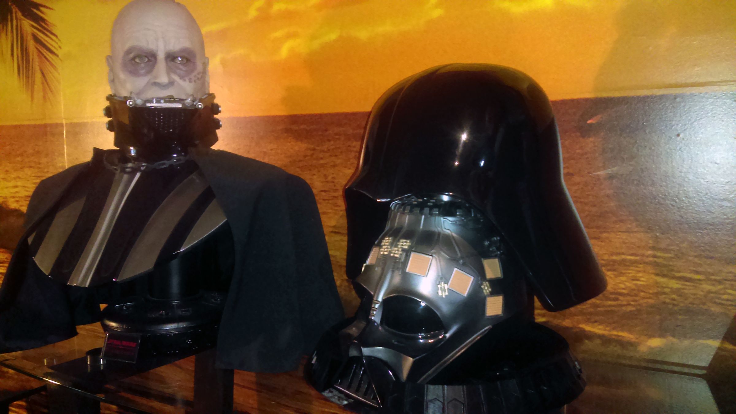 Sideshow Collectibles Darth Vader Helmet Stand - Instructables