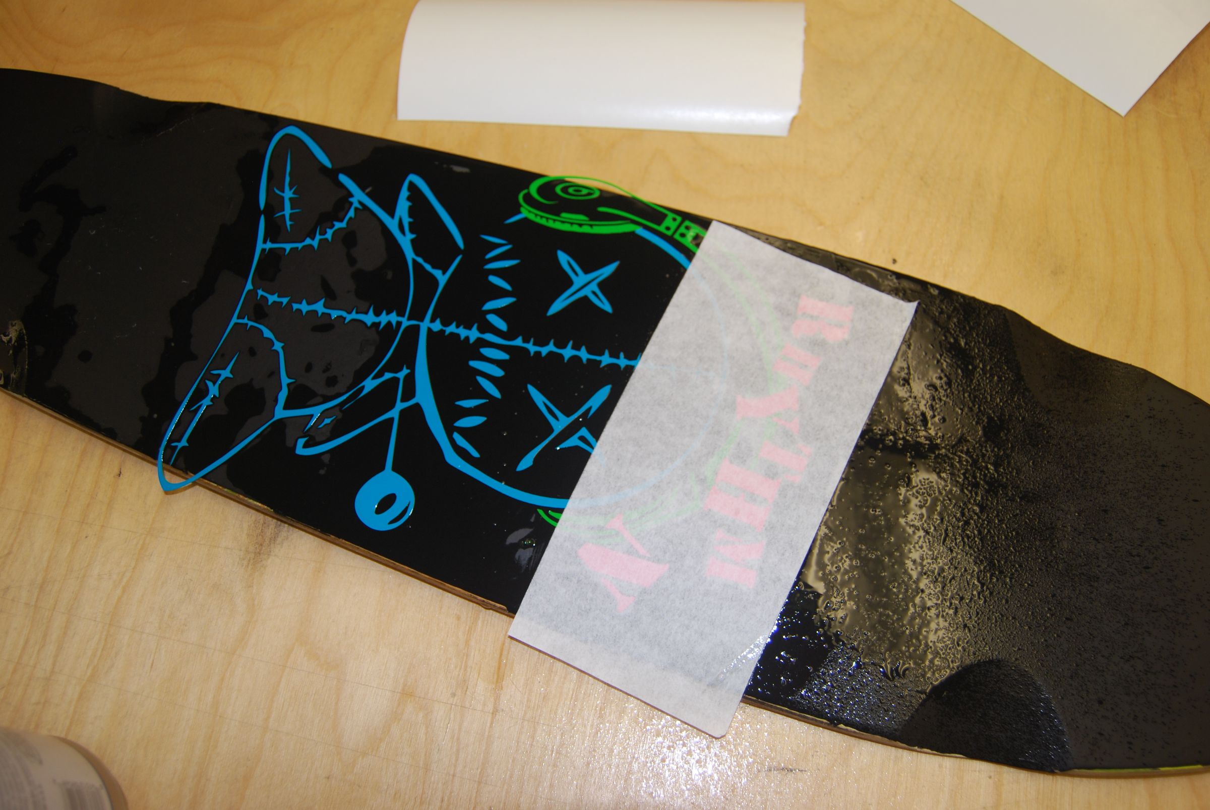 Applying Vinyl to Curved Surfaces : 4 Steps (with Pictures) - Instructables