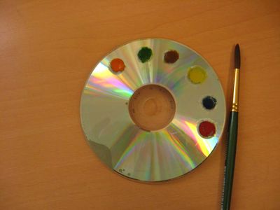 CD Art Paint Palette - Instructables