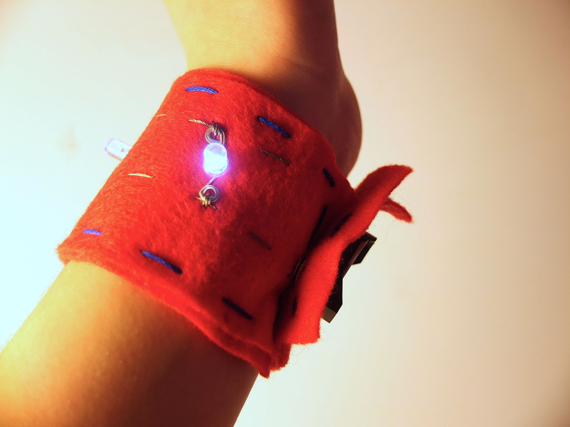 LED Conductive Switch Bracelet : 9 Steps (with Pictures) - Instructables