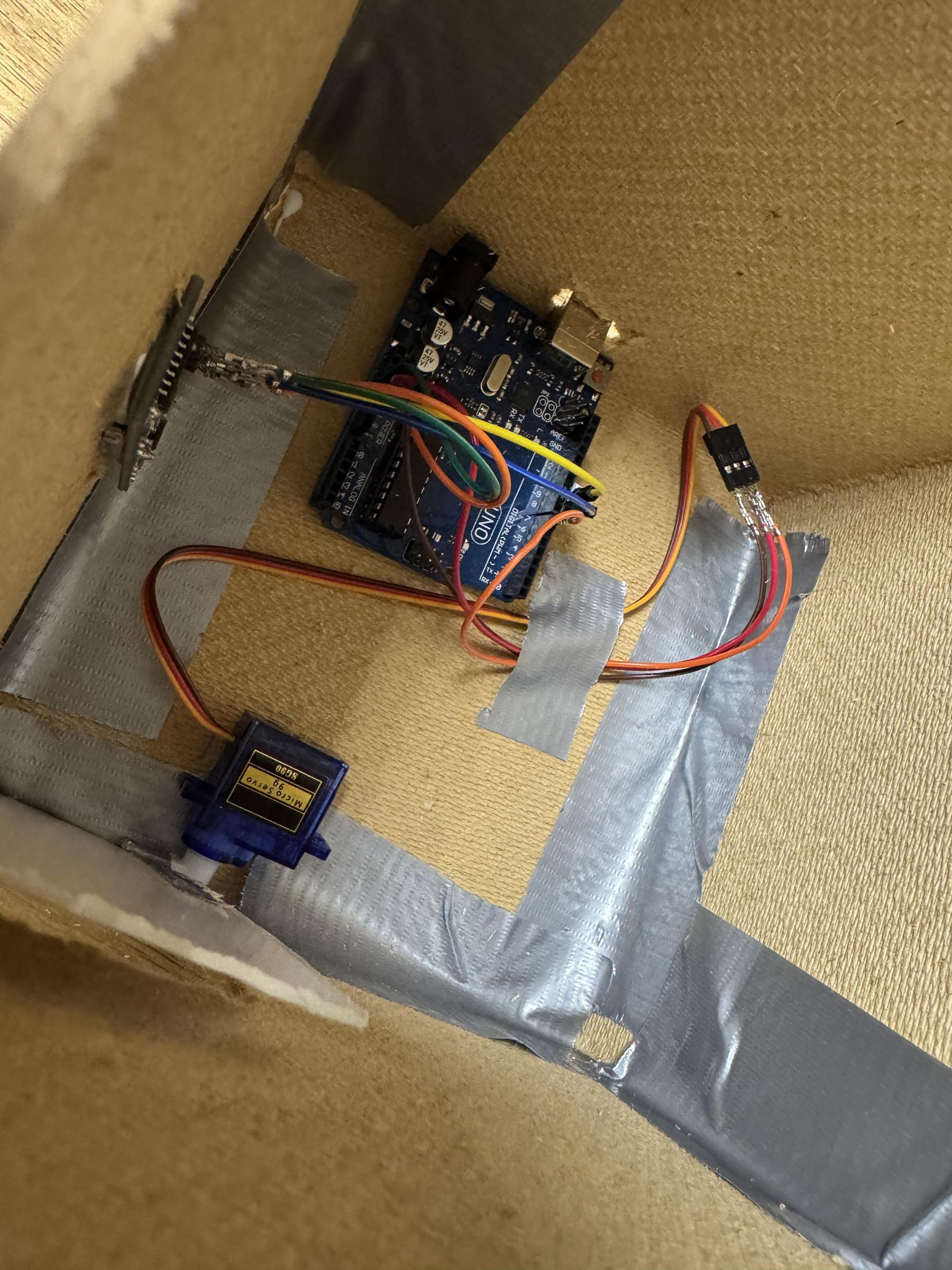 Mini Box/House With Automated Door : 4 Steps - Instructables