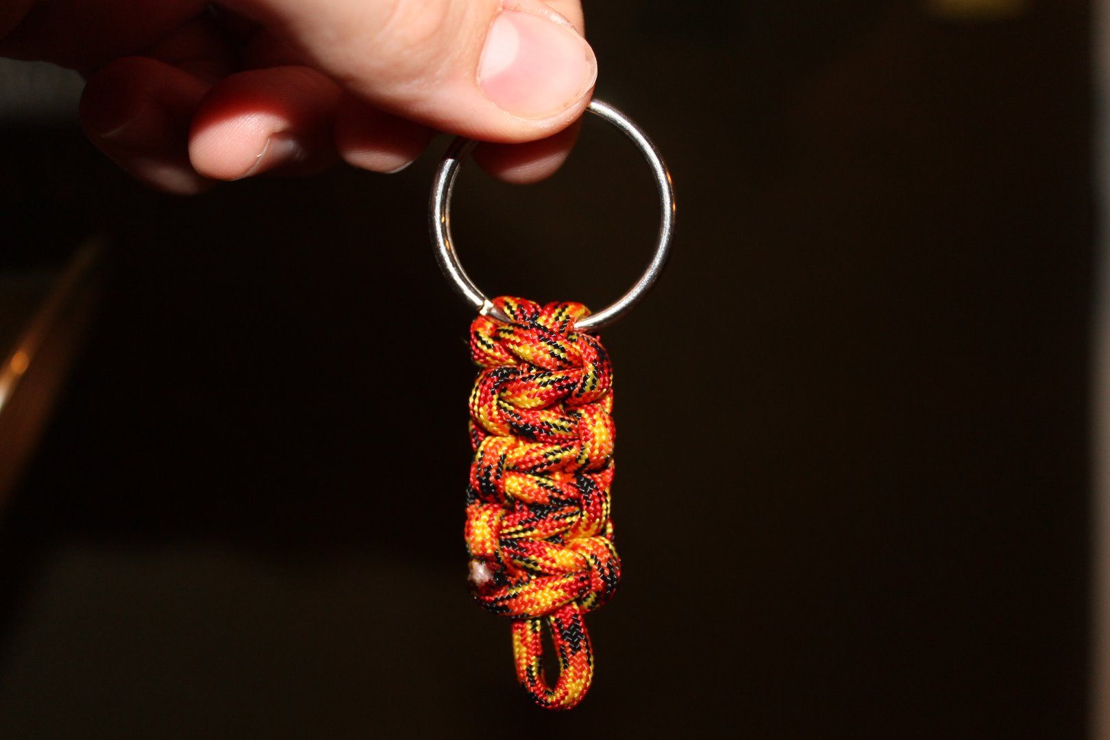 How to Make a Key Fob Out of Leftover Paracord Scraps : 5 Steps (with ...