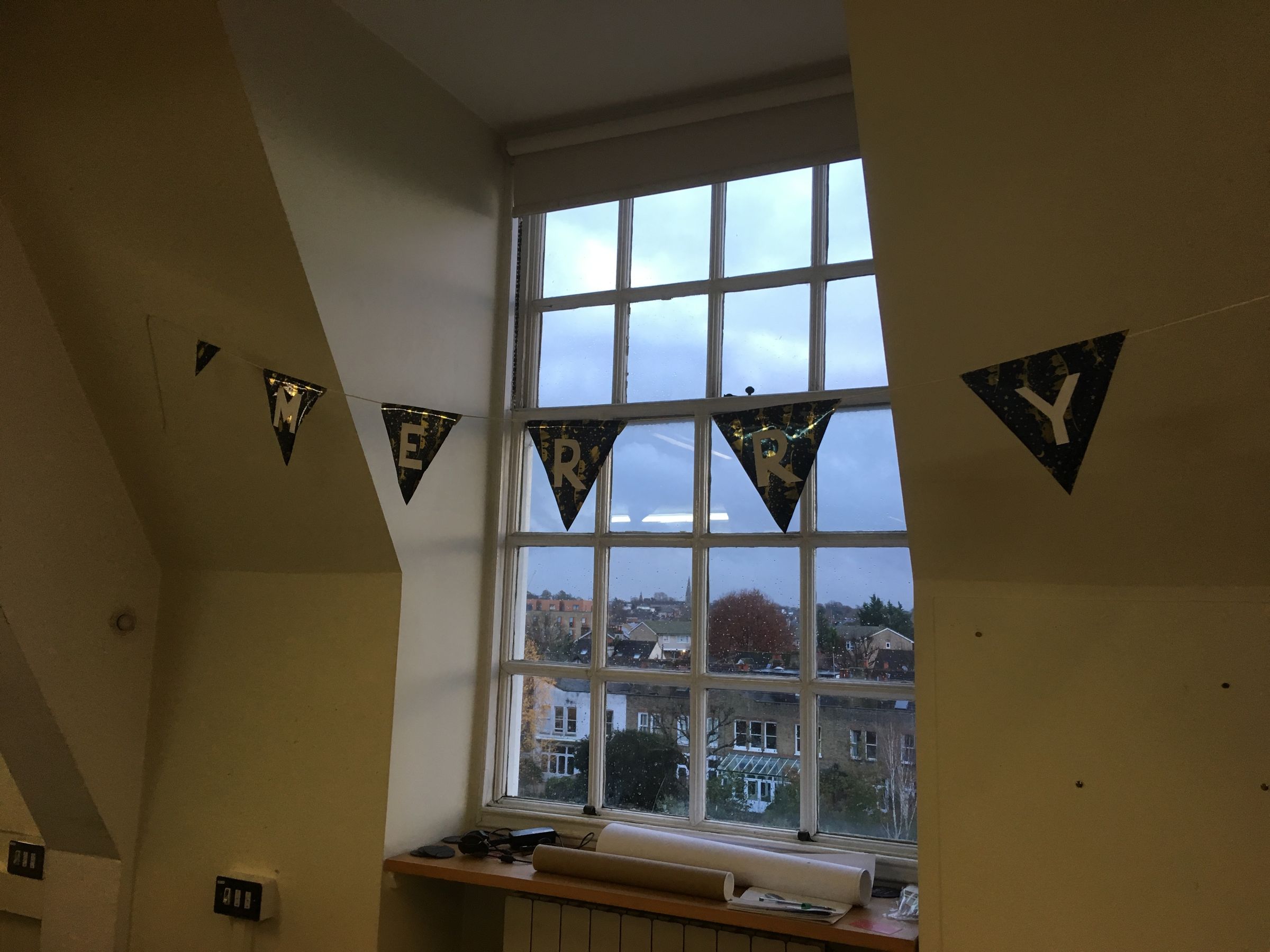 Re-use Wrapping Paper Bunting : 9 Steps - Instructables