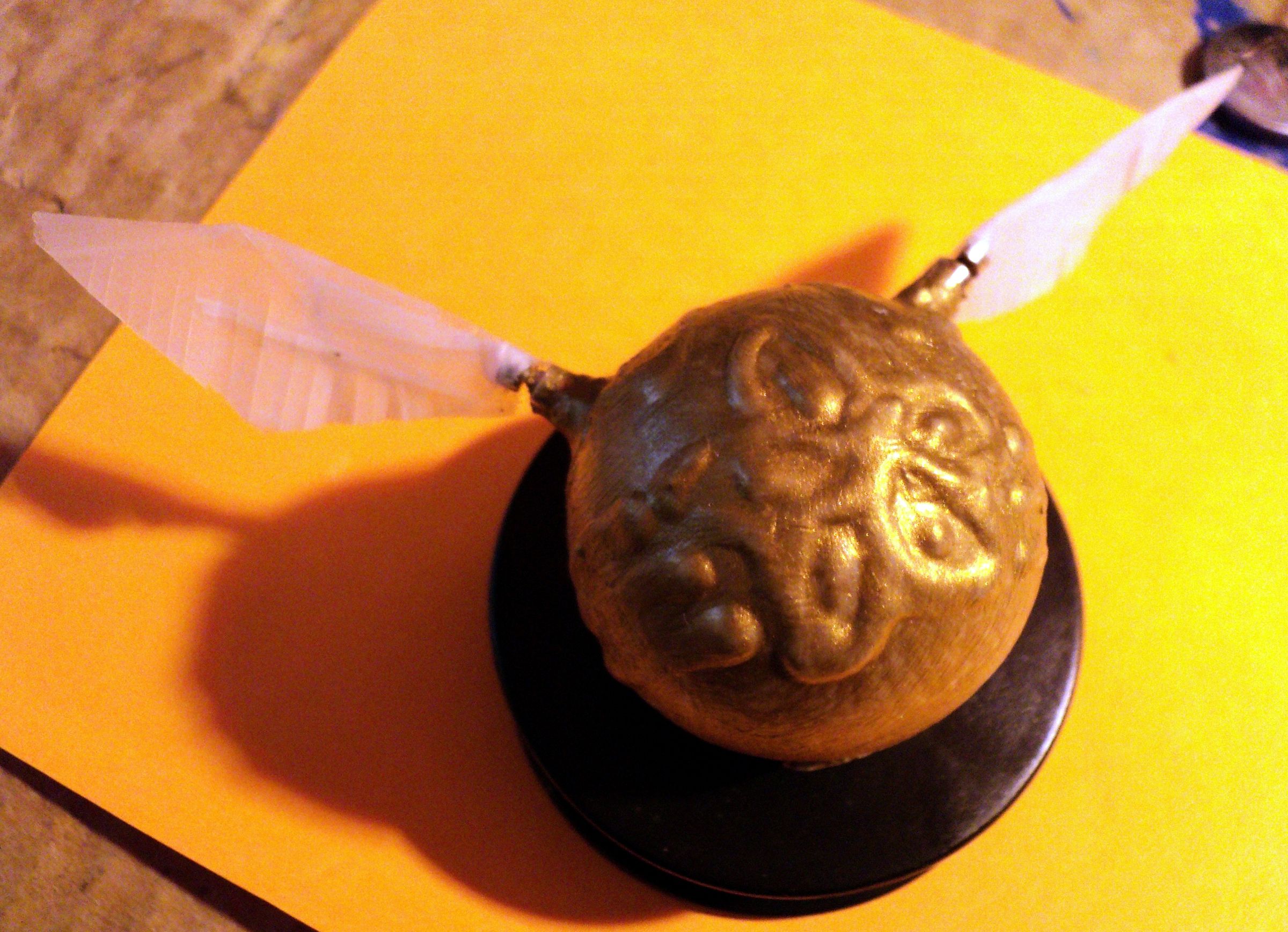 Motorized Quidditch Golden Snitch : 4 Steps (with Pictures) - Instructables