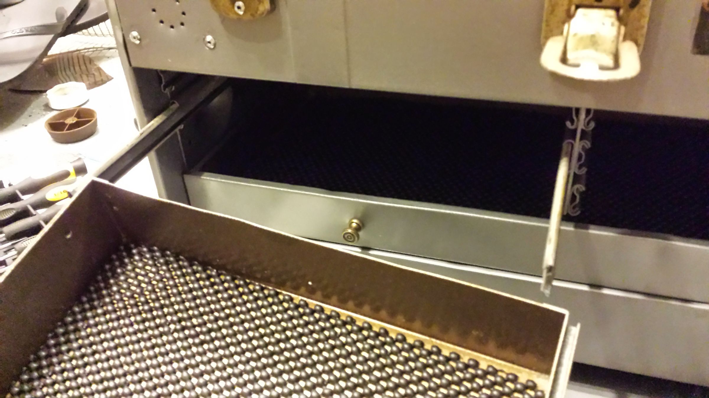 Toolbox Restoration and Retrofit : 6 Steps - Instructables