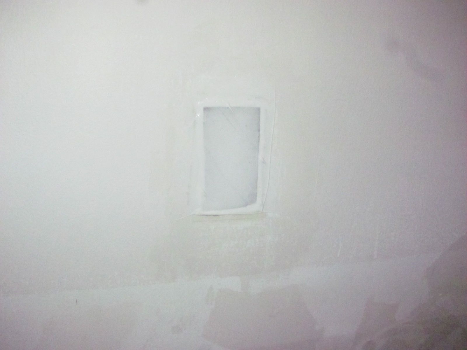 Fix a Hole in Drywall (Sheetrock) : 6 Steps (with Pictures) - Instructables