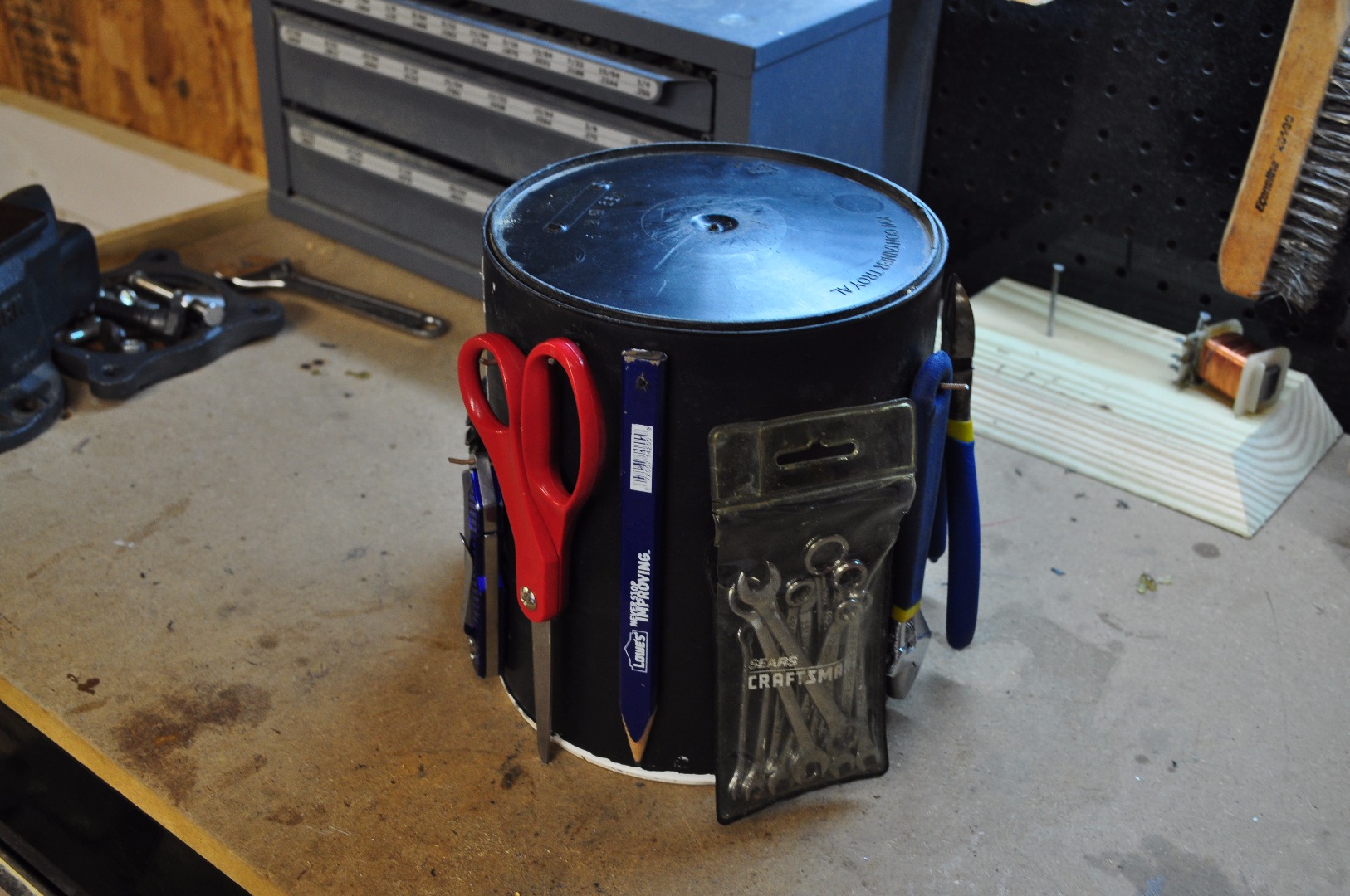 How to Make a Tool Carousel From a Paint Bucket : 5 Steps (with ...