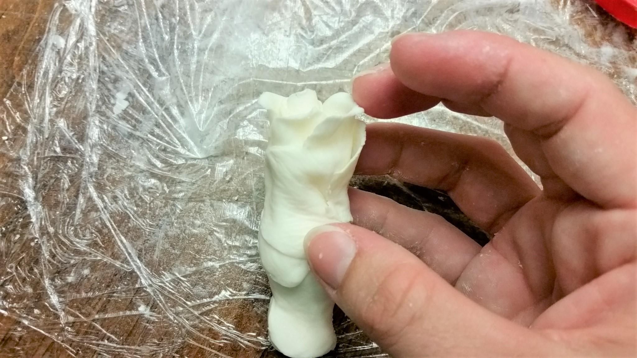 Realistic Edible Modeling Chocolate Roses : 7 Steps (with Pictures ...