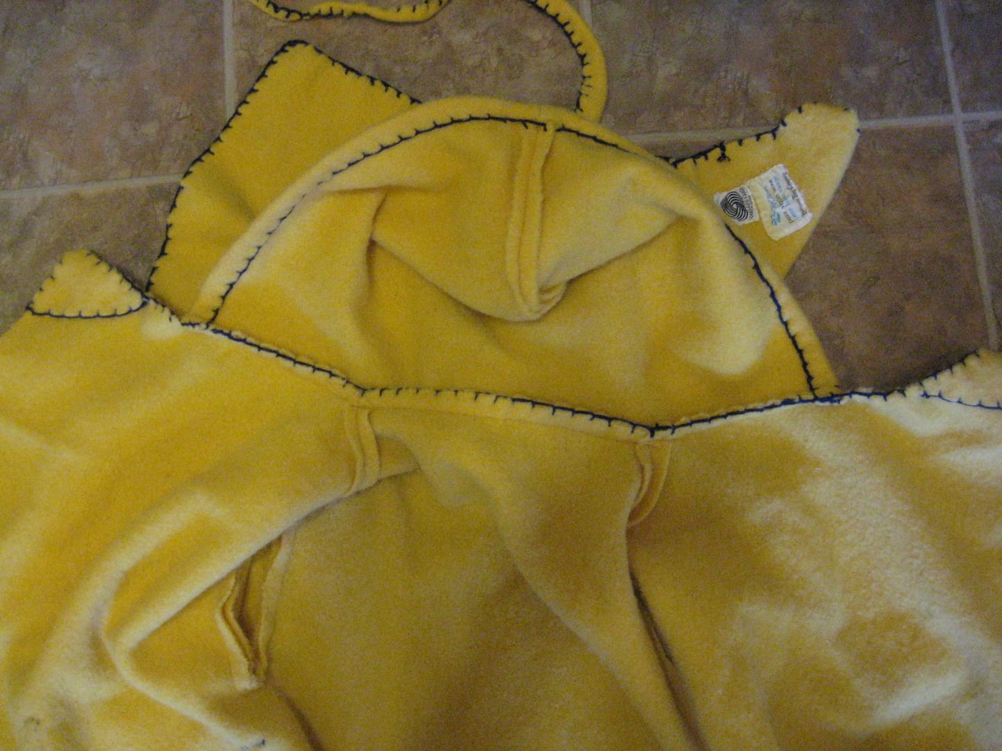 How to Make a Simple Blanket Coat : 9 Steps (with Pictures) - Instructables