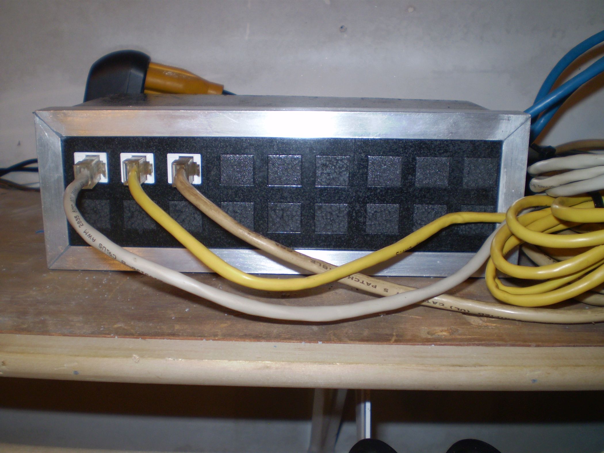 DIY 16 Port Keystone Patch Panel : 8 Steps - Instructables