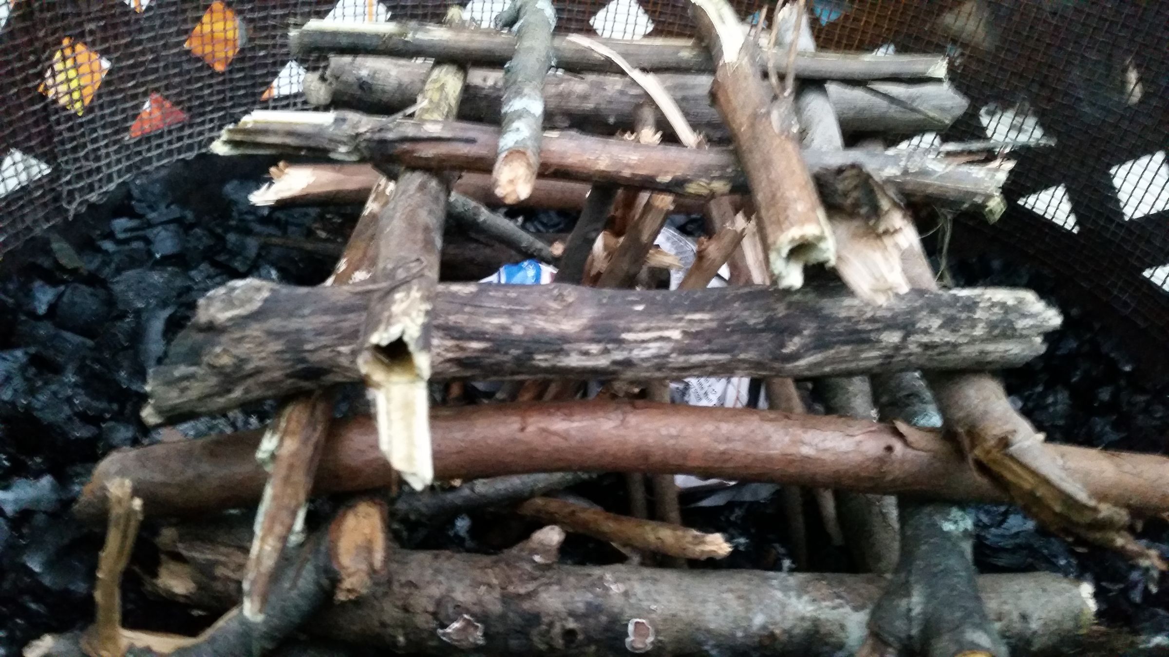 Ultimate Outdoor Log Cabin Fire : 9 Steps - Instructables