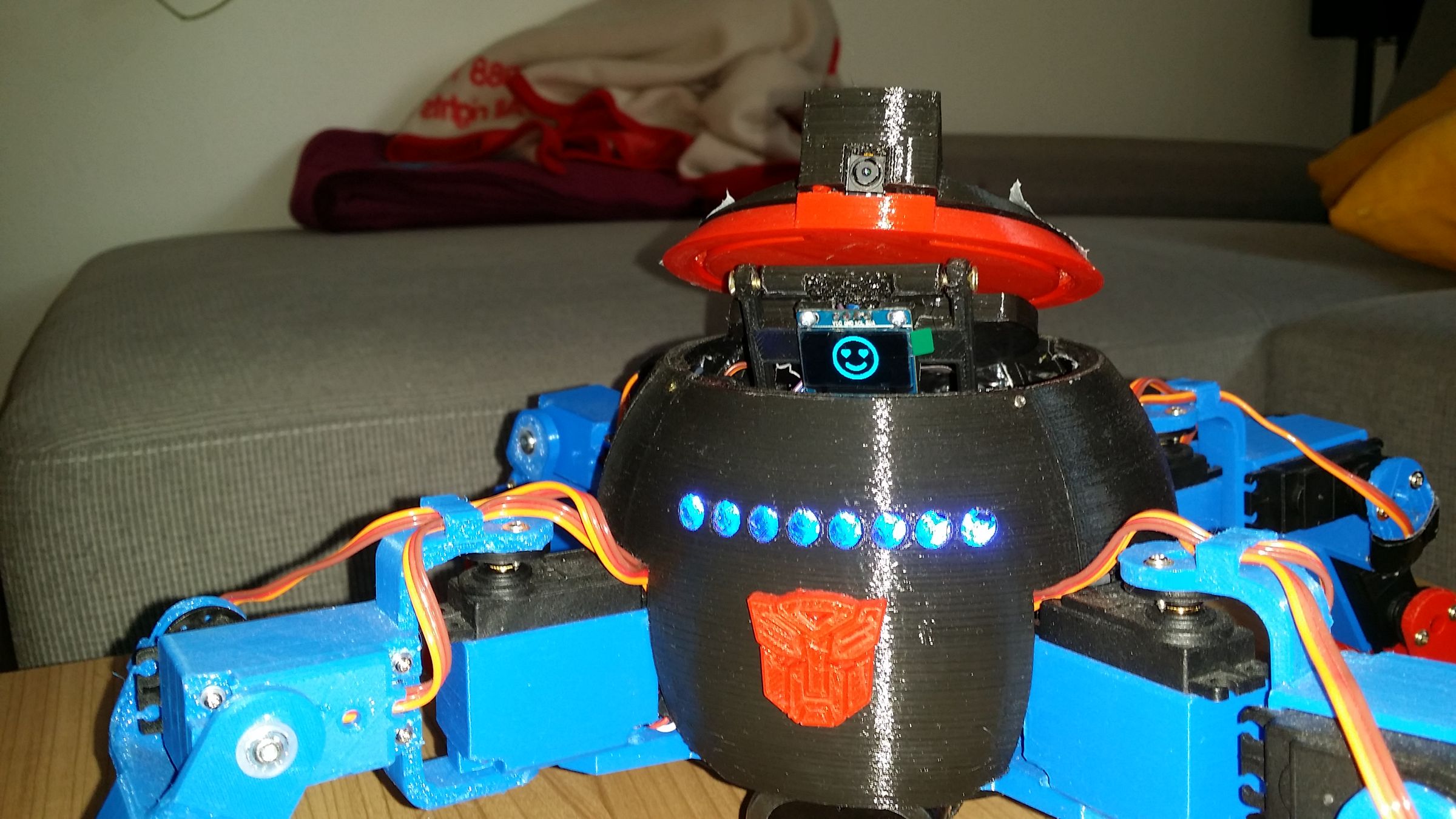 Quadbot for 250€ (only Walking 180€) : 5 Steps - Instructables