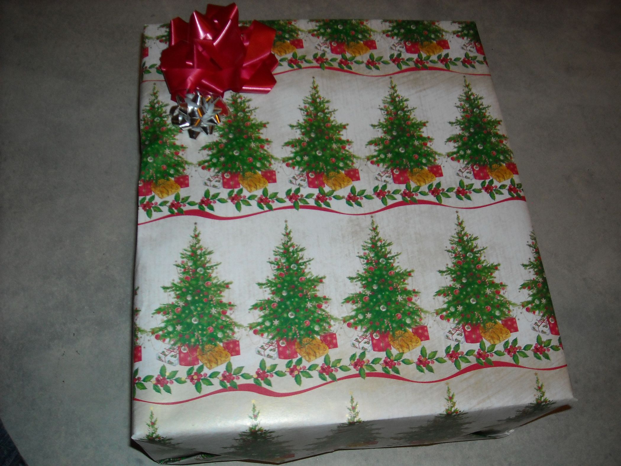How to Wrap a Rectangular Gift : 8 Steps - Instructables